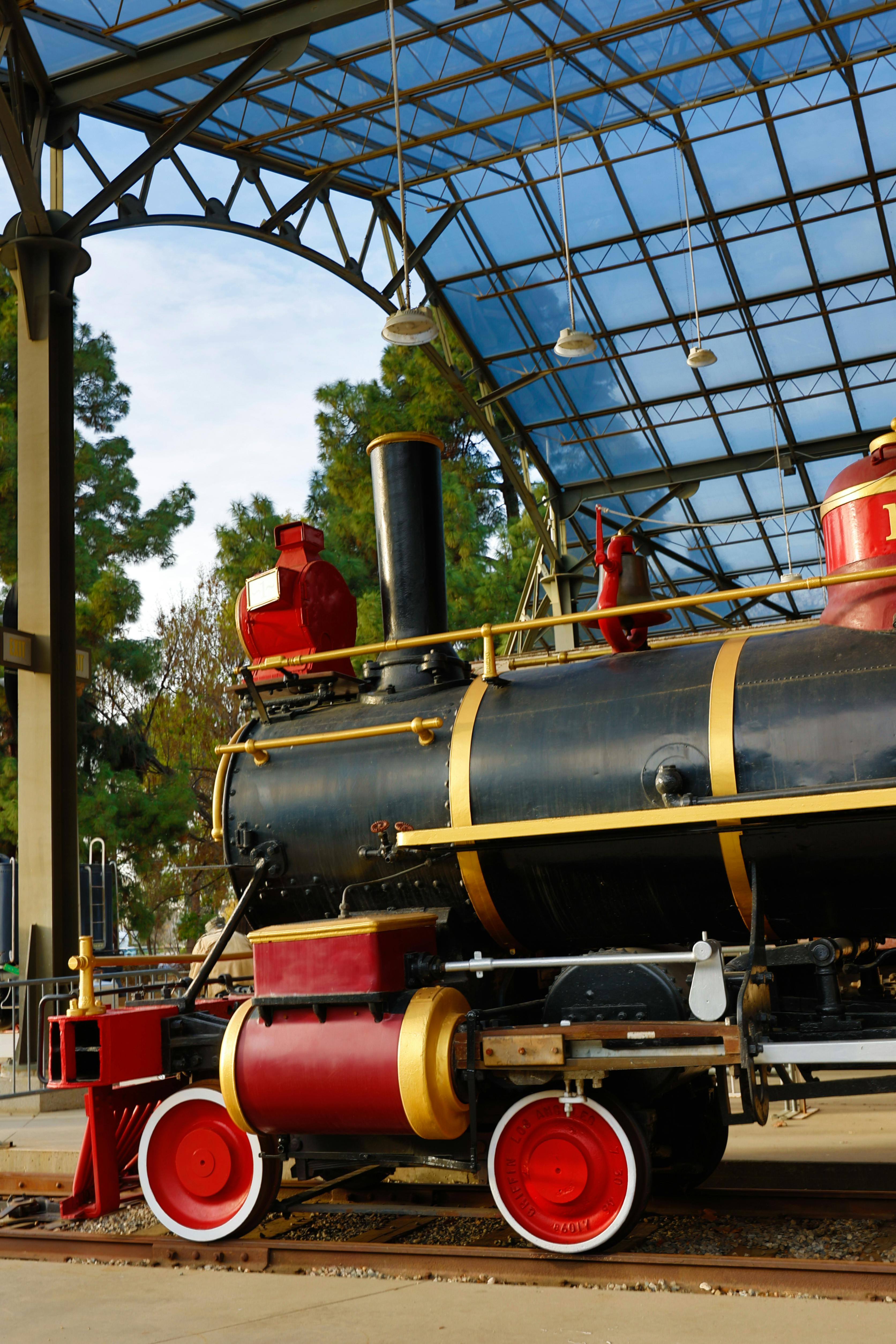 Vintage Steam Locomotive · Free Stock Photo