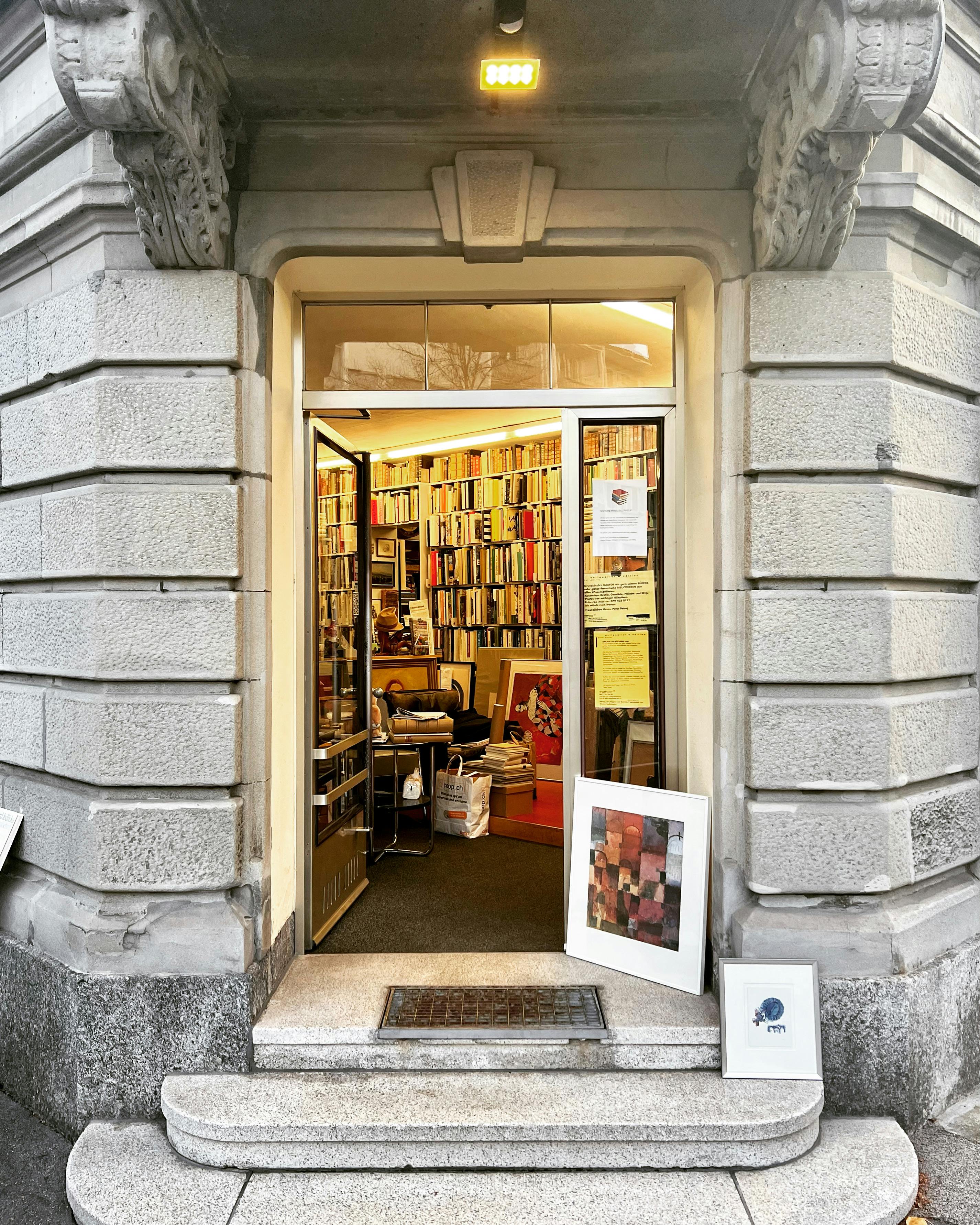 Exterior of a Bookstore · Free Stock Photo