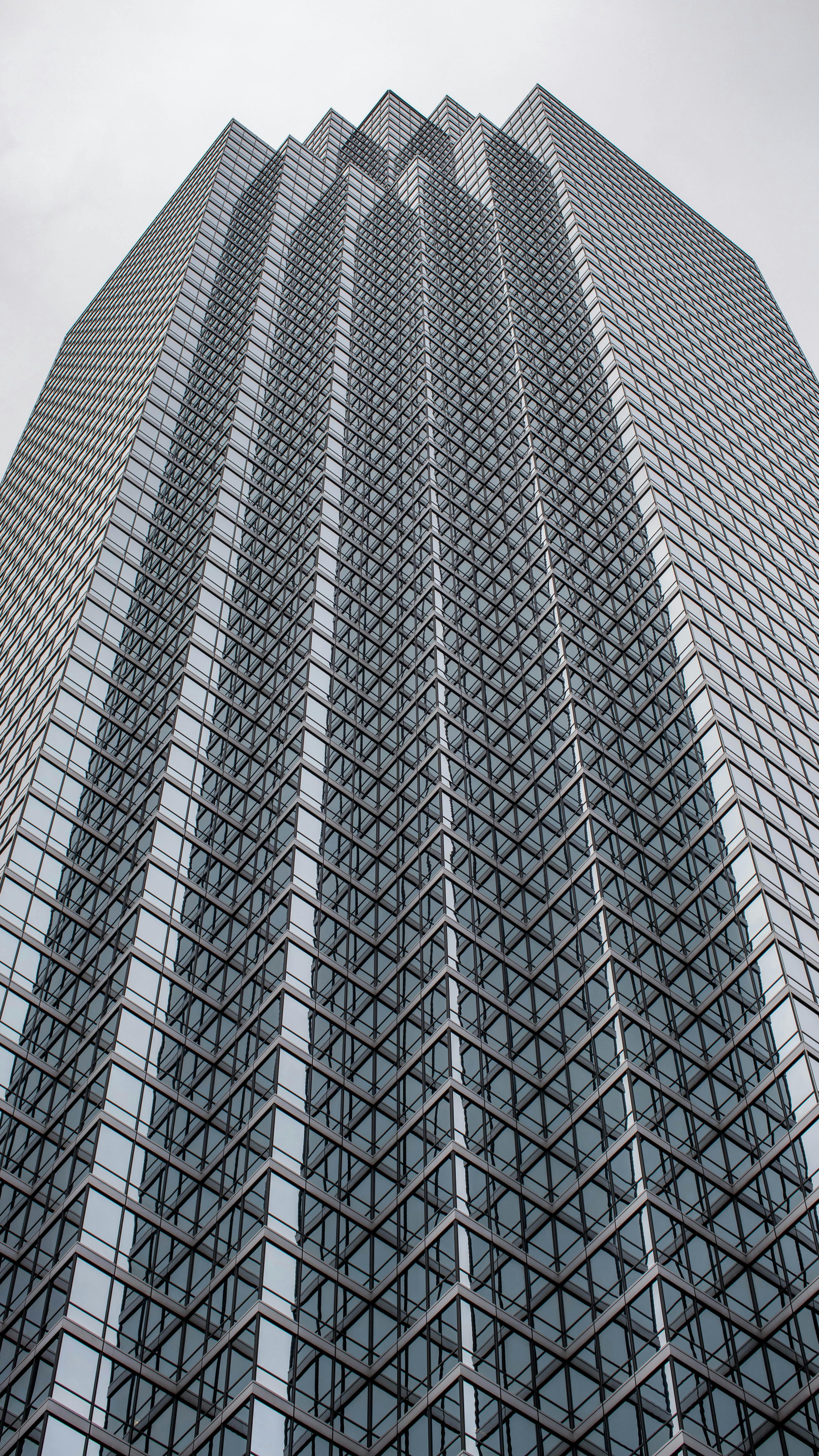 Low Angle Shot of Building · Free Stock Photo
