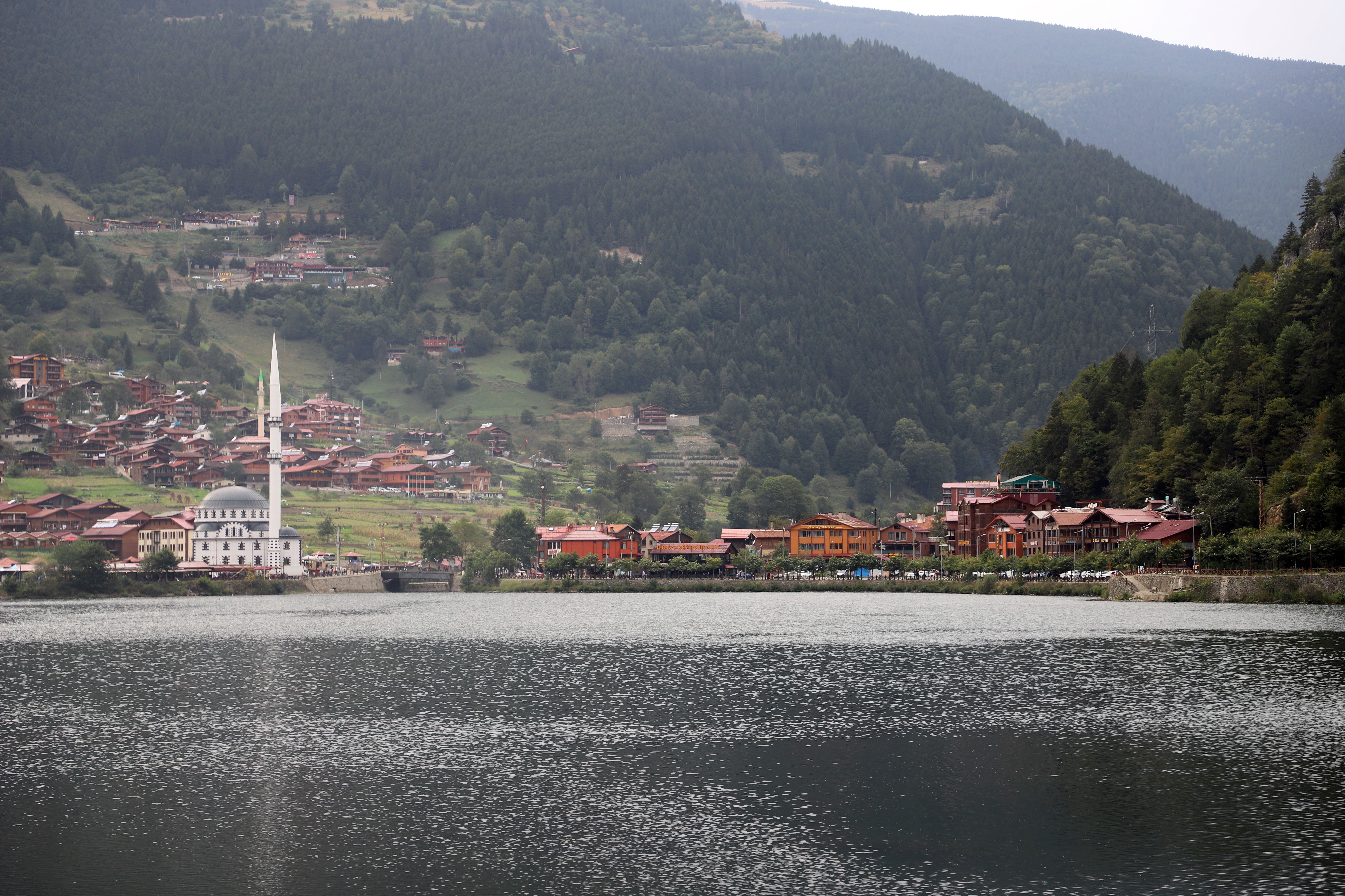 Town by the Lake in Turkey · Free Stock Photo