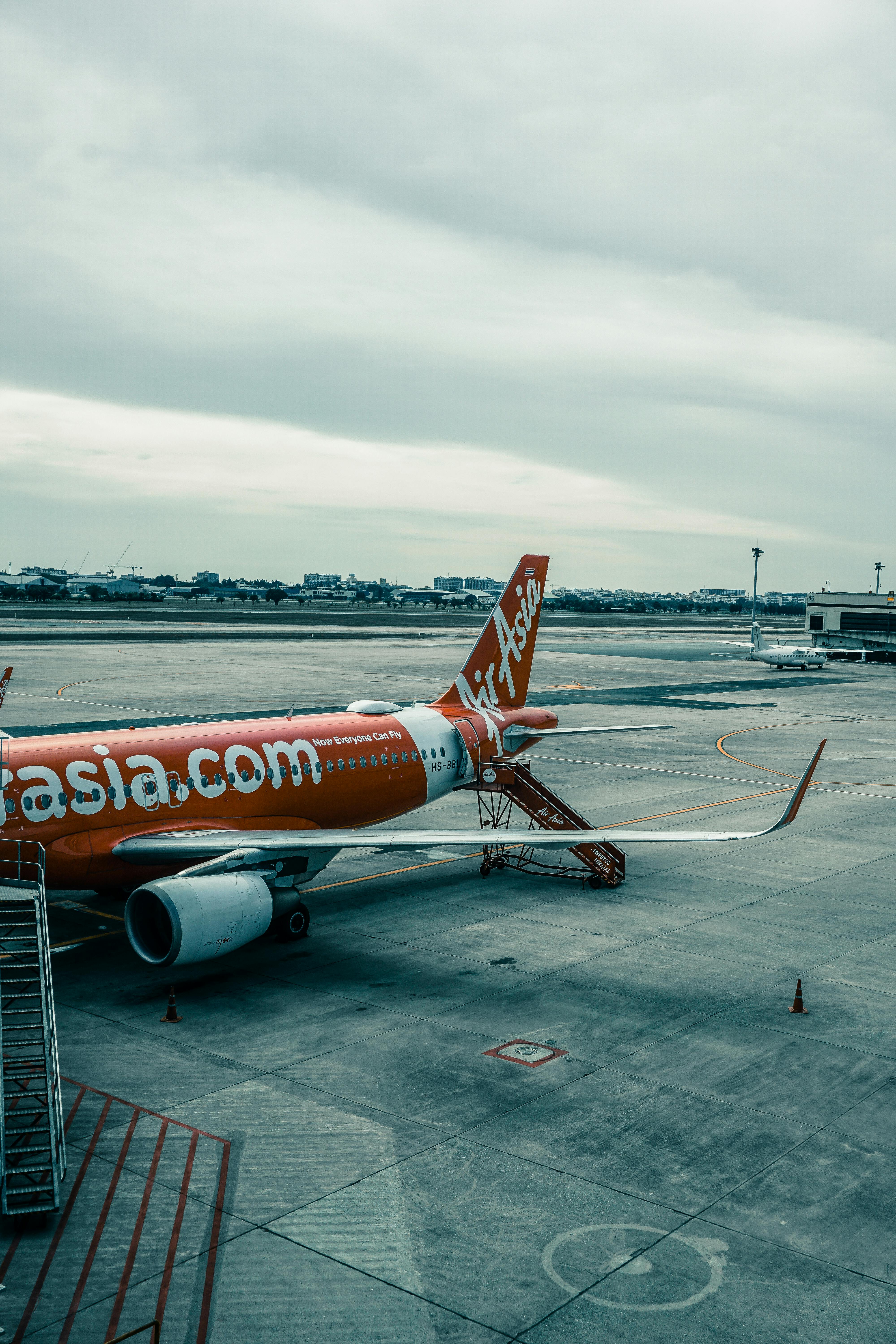 A Commercial Plane on an Airport · Free Stock Photo