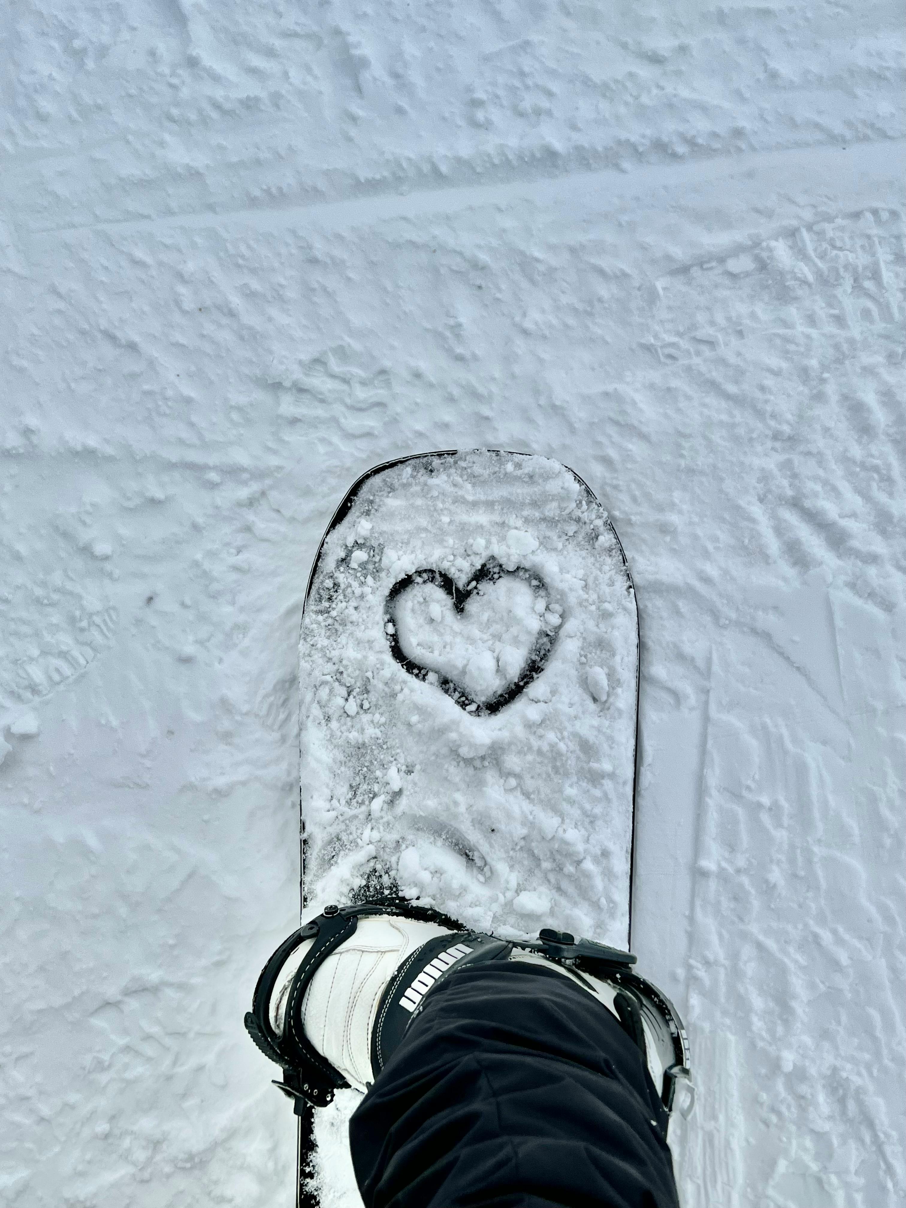 Heart In Snow Photos, Download The BEST Free Heart In Snow Stock Photos ...