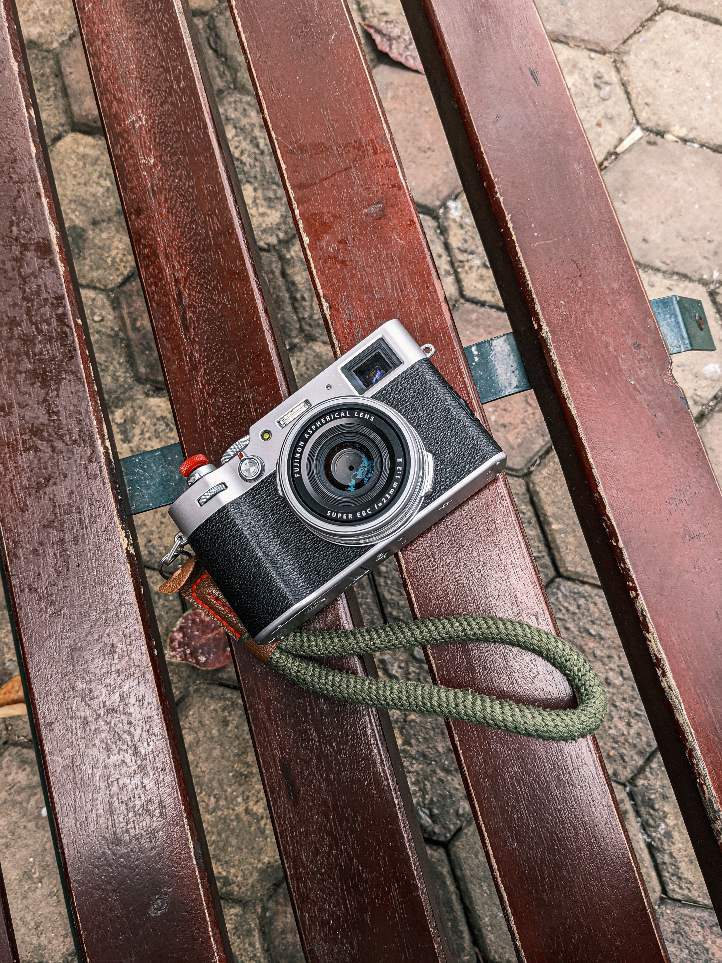 Camera on Wooden Bench · Free Stock Photo