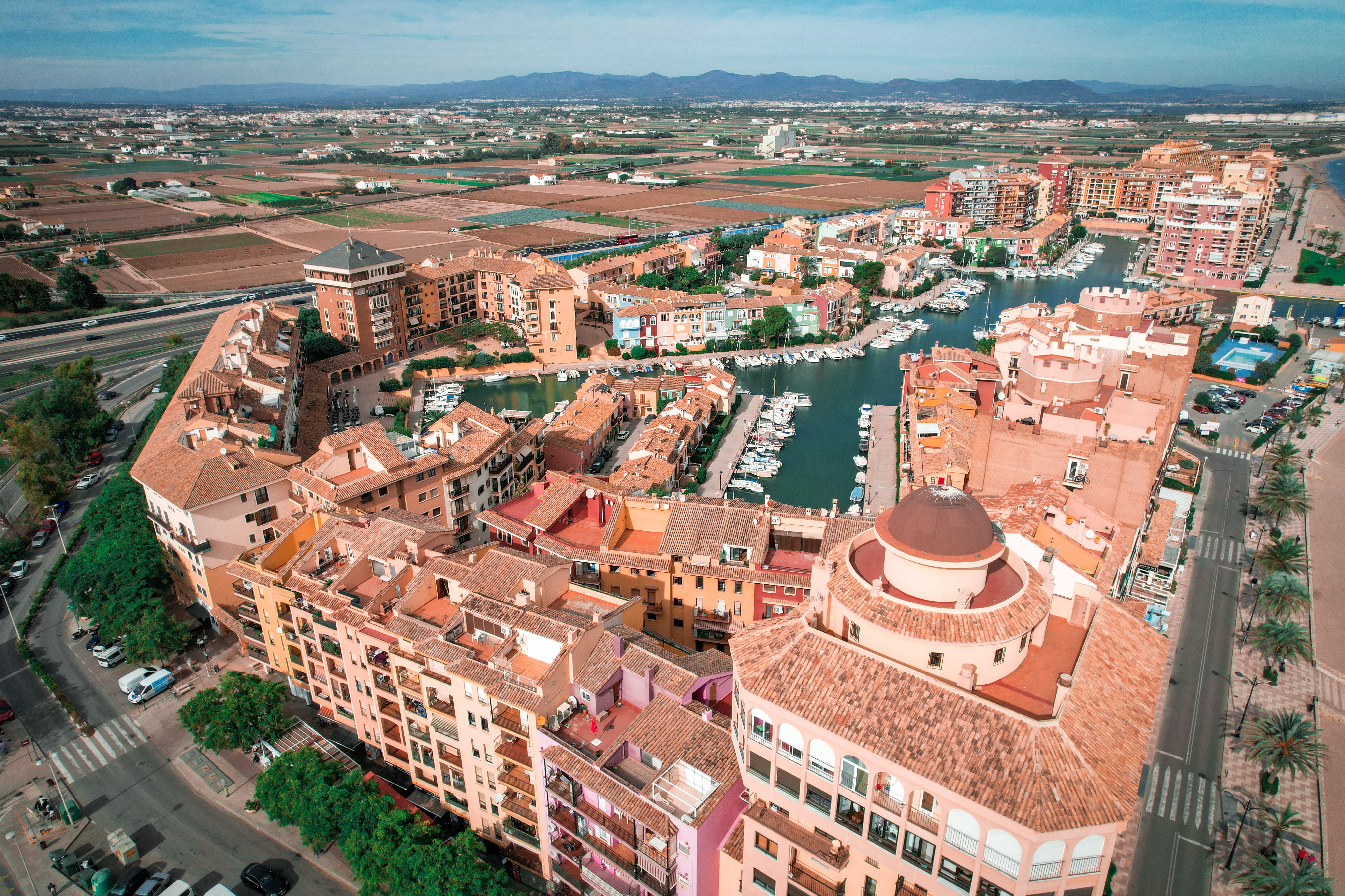 Buildings around River in Town · Free Stock Photo