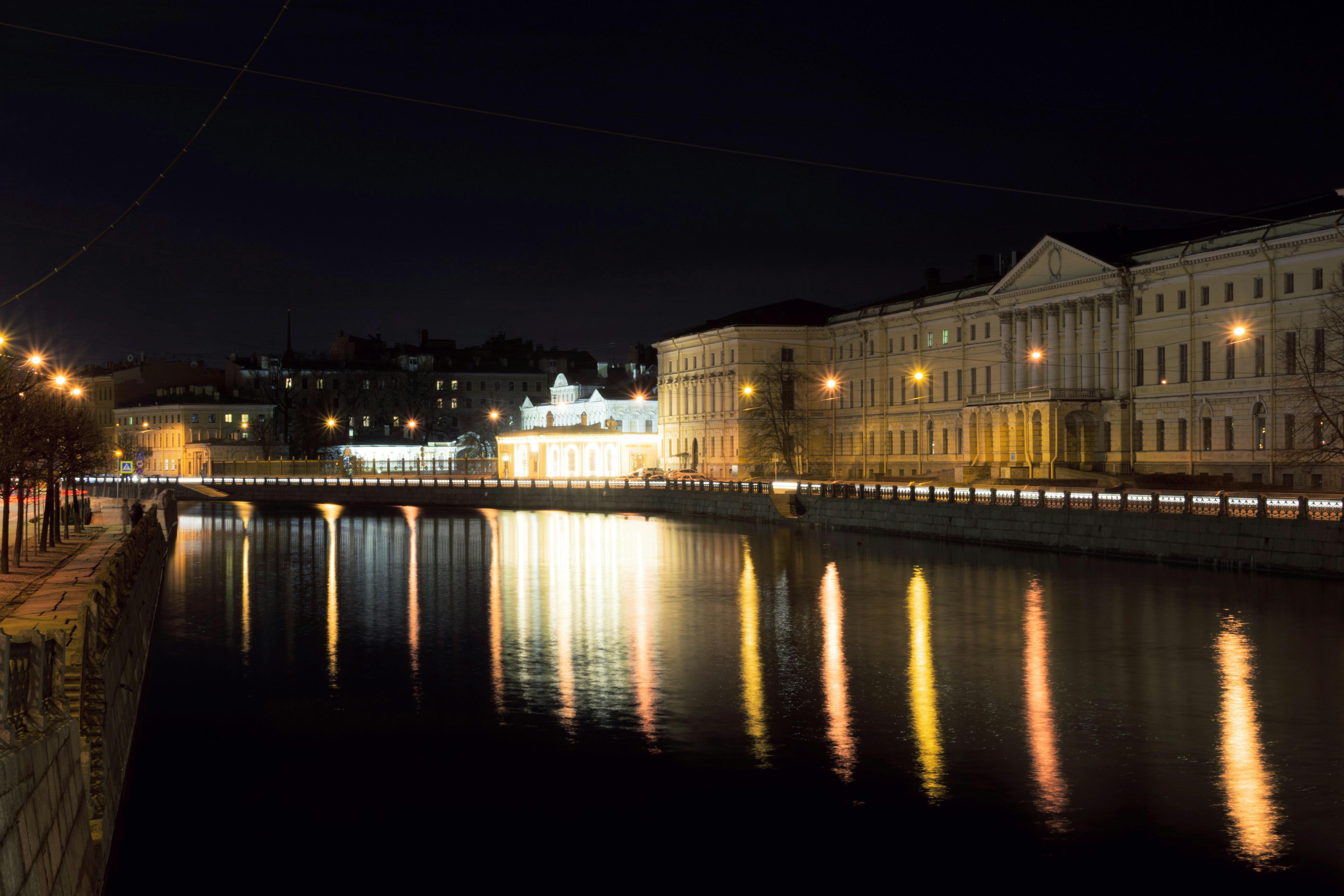 Concrete Building · Free Stock Photo