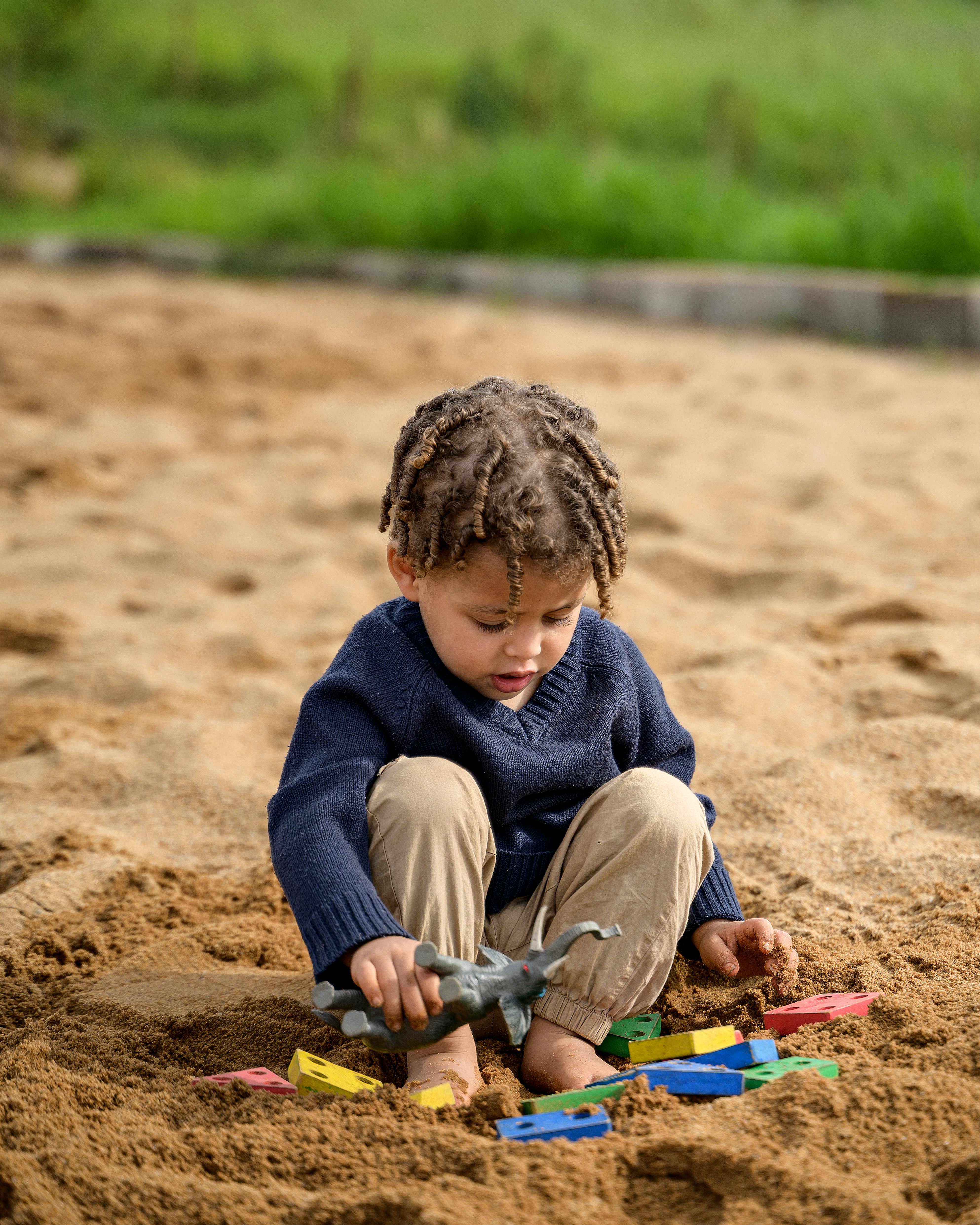 Foto de stock gratuita sobre arena, gente, joven, jugando, juguetes ...