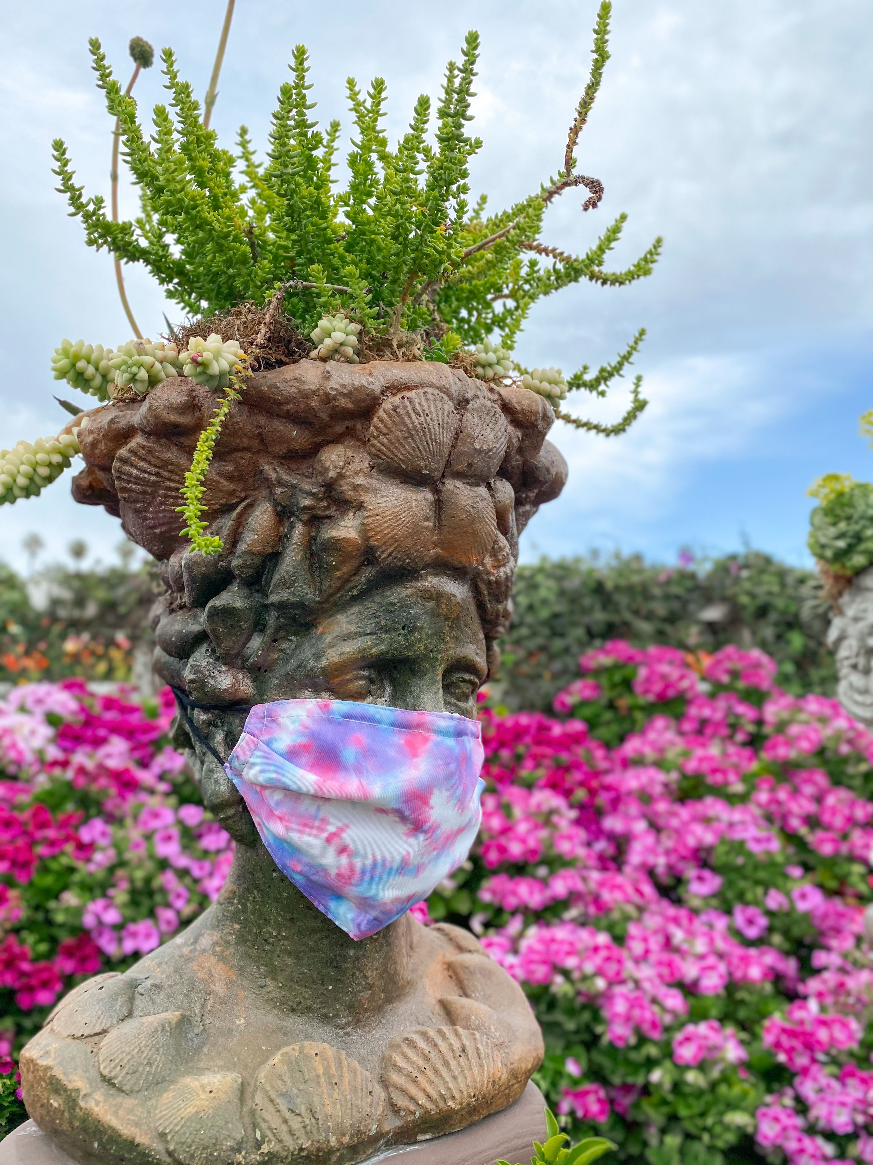 Face Mask on a Sculpture · Free Stock Photo