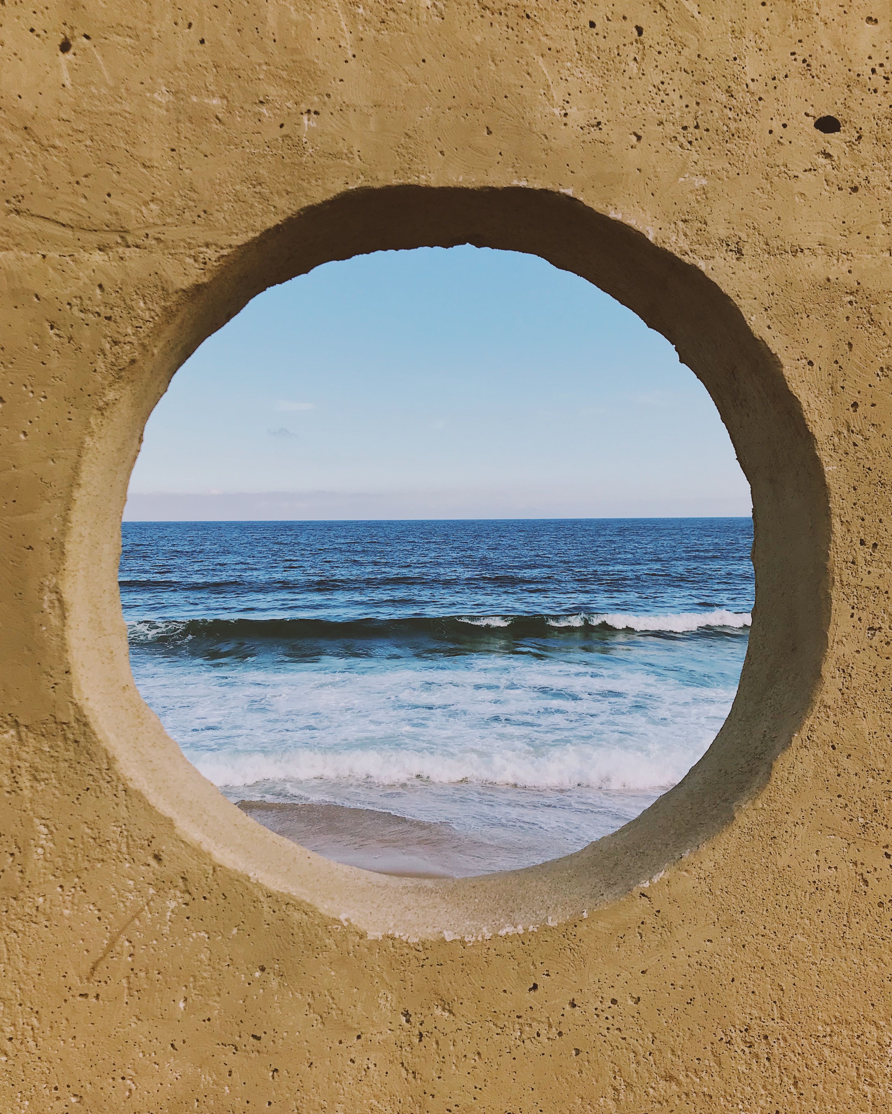 Ocean Shore In Circle Shape Photos, Download The BEST Free Ocean Shore ...