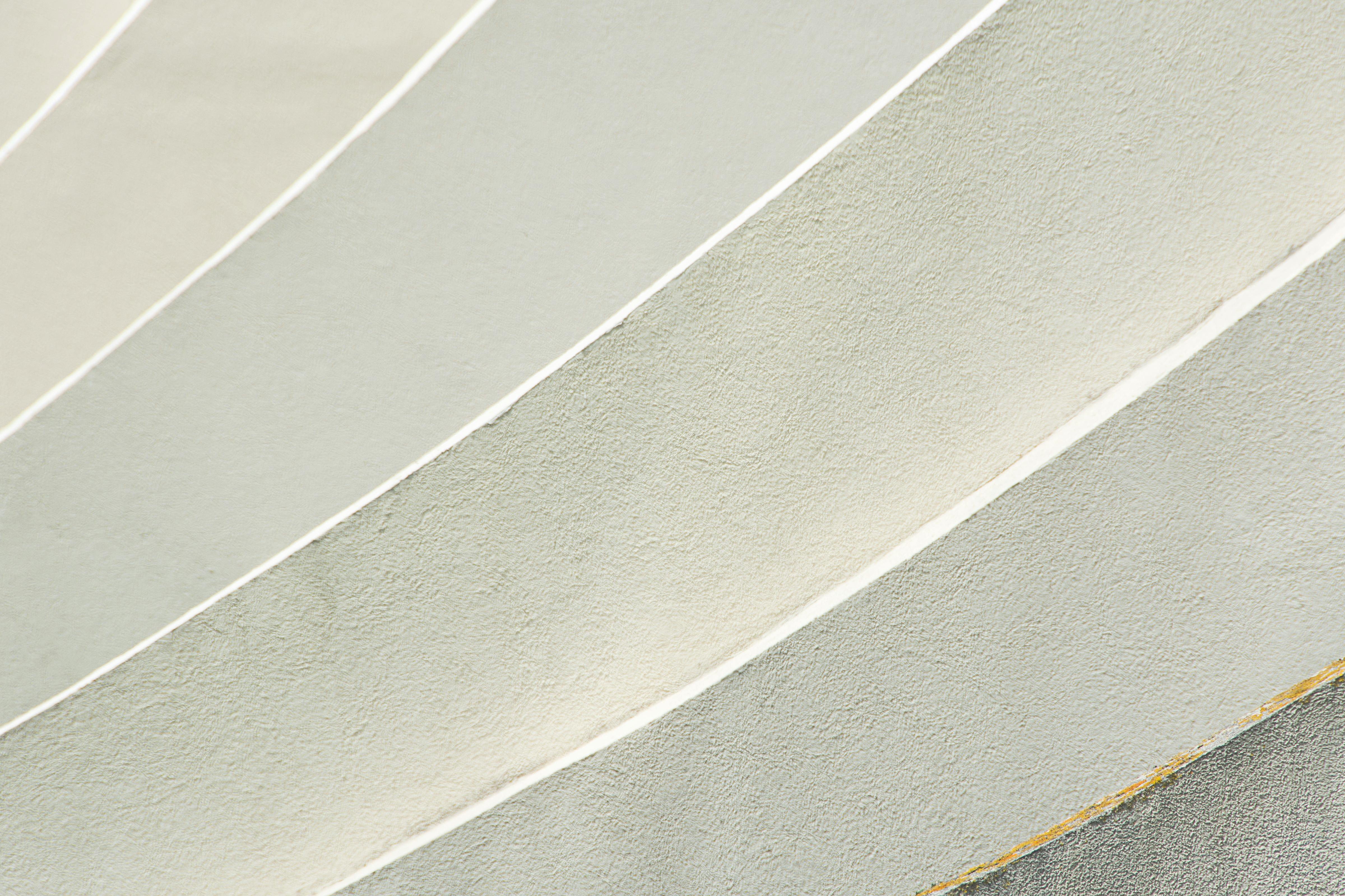 Close Up Photography of a White Line · Free Stock Photo