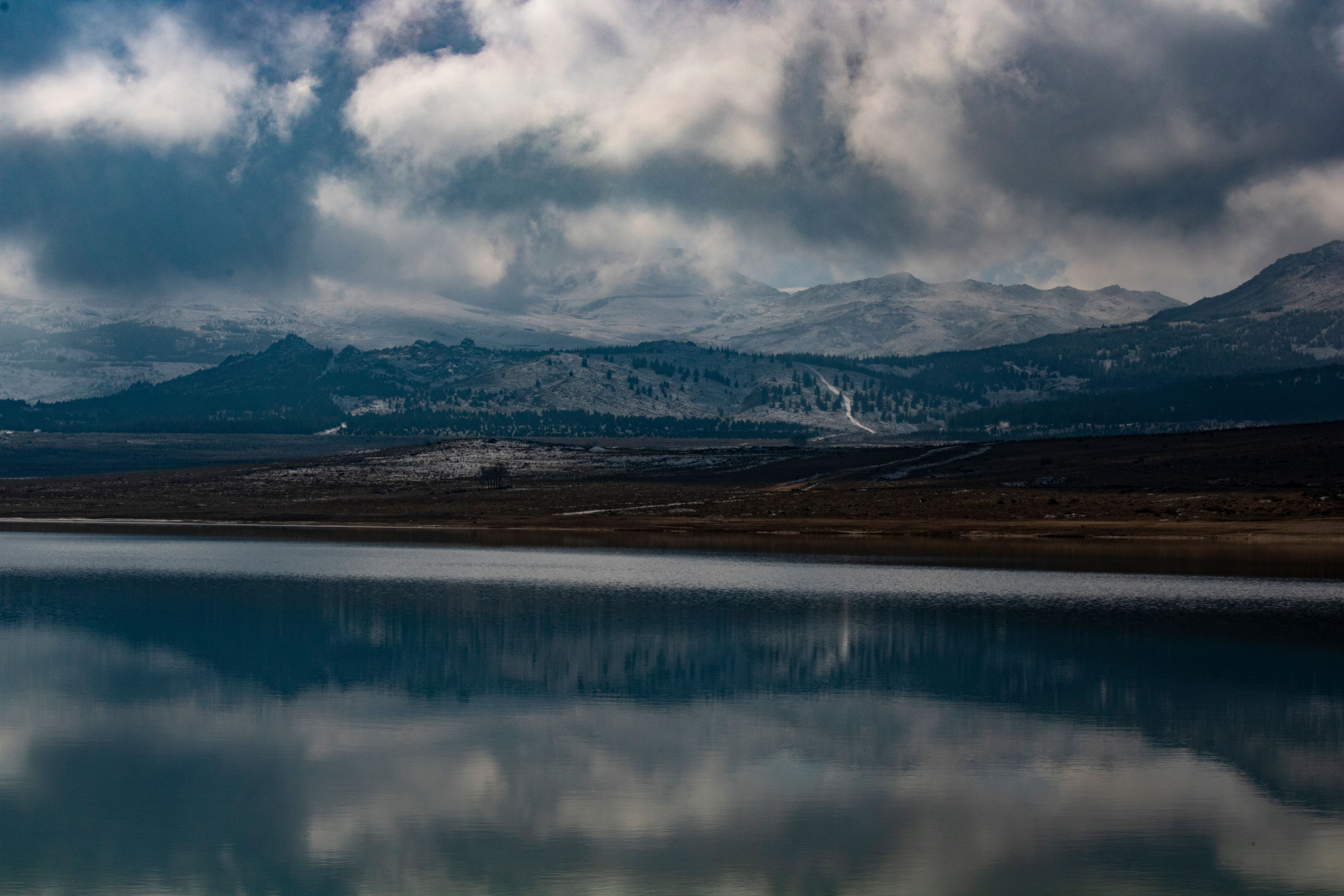 Clouds over Lake · Free Stock Photo