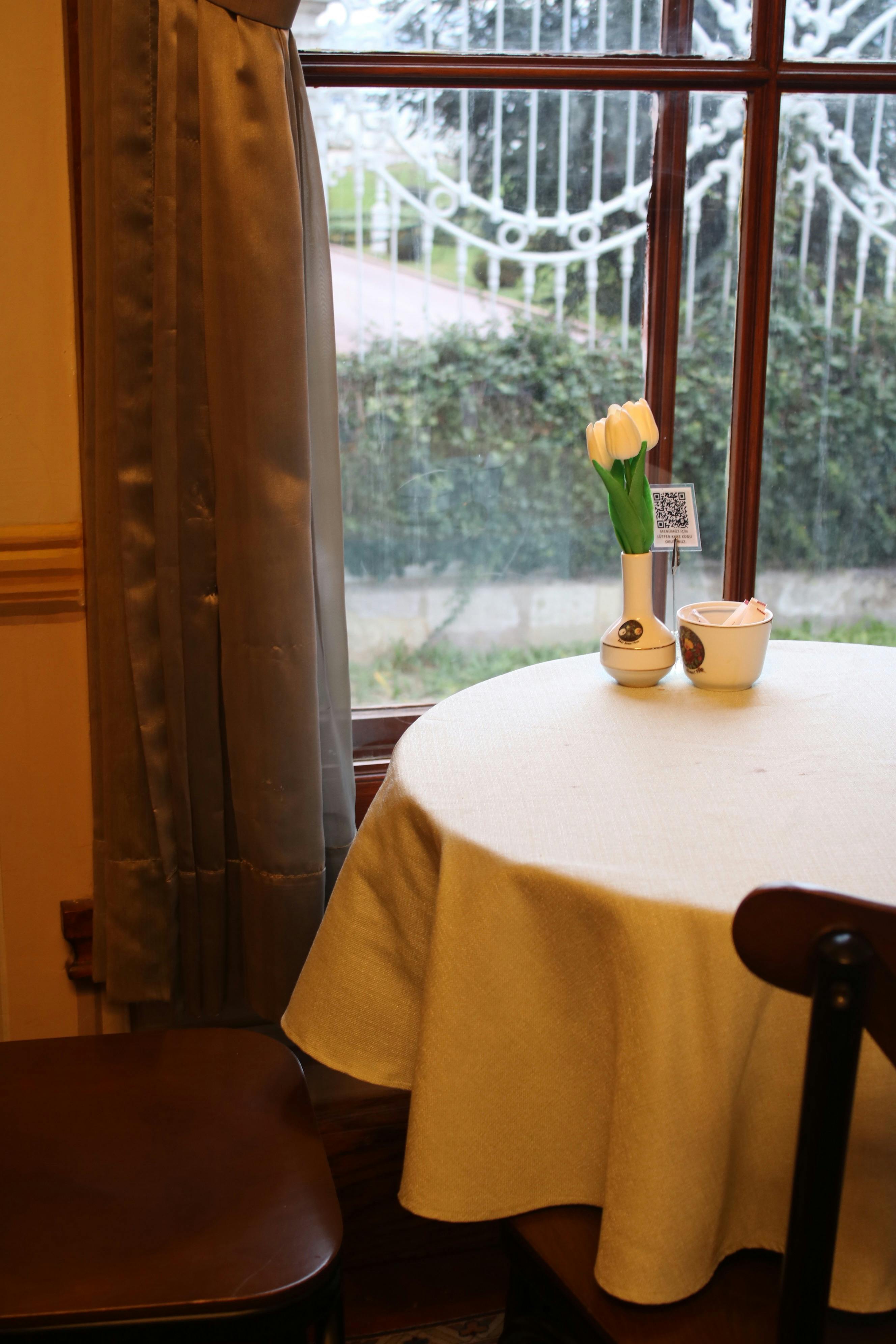 Table near Window · Free Stock Photo