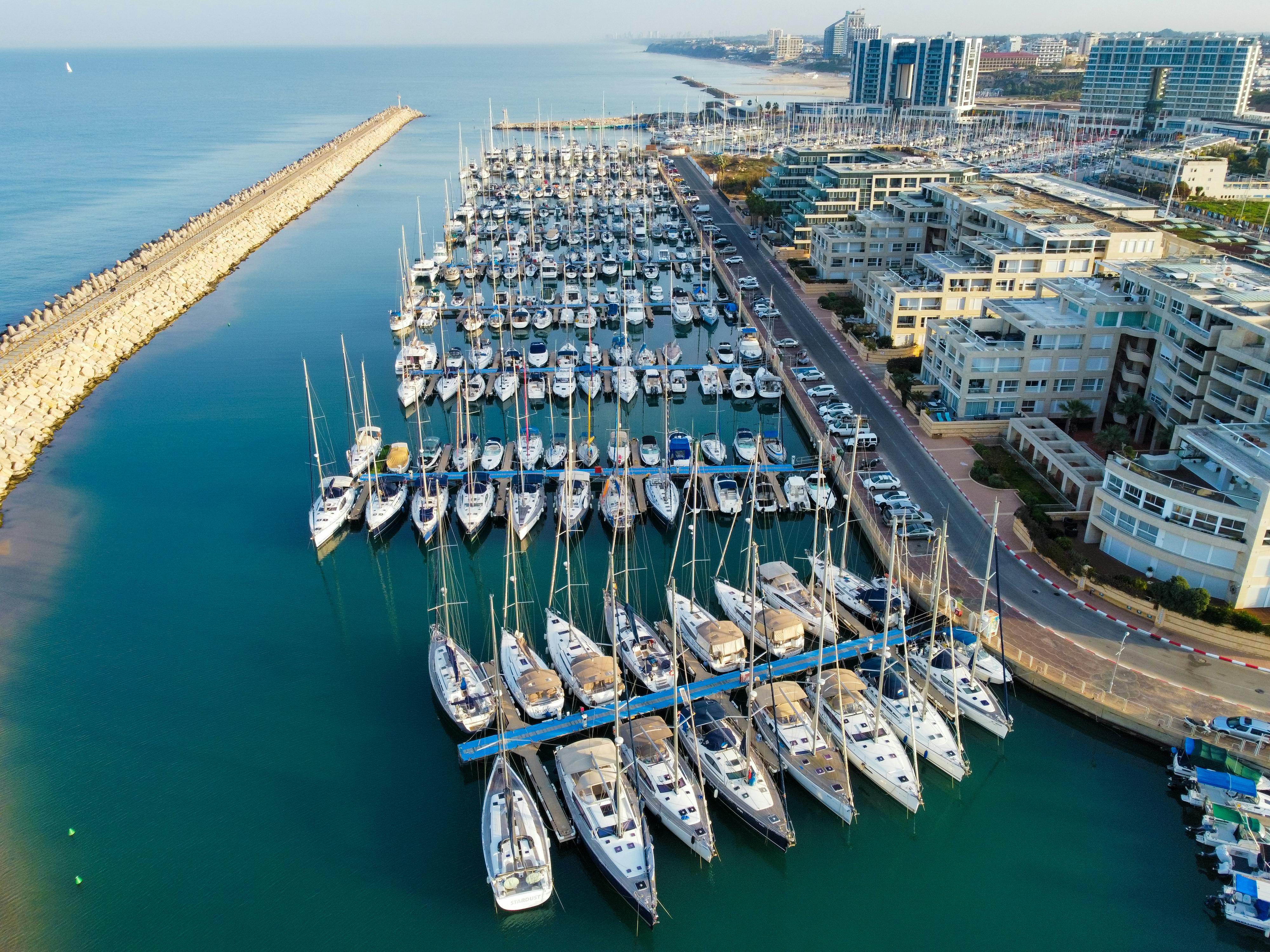 Aerial Photography of a Marina · Free Stock Photo