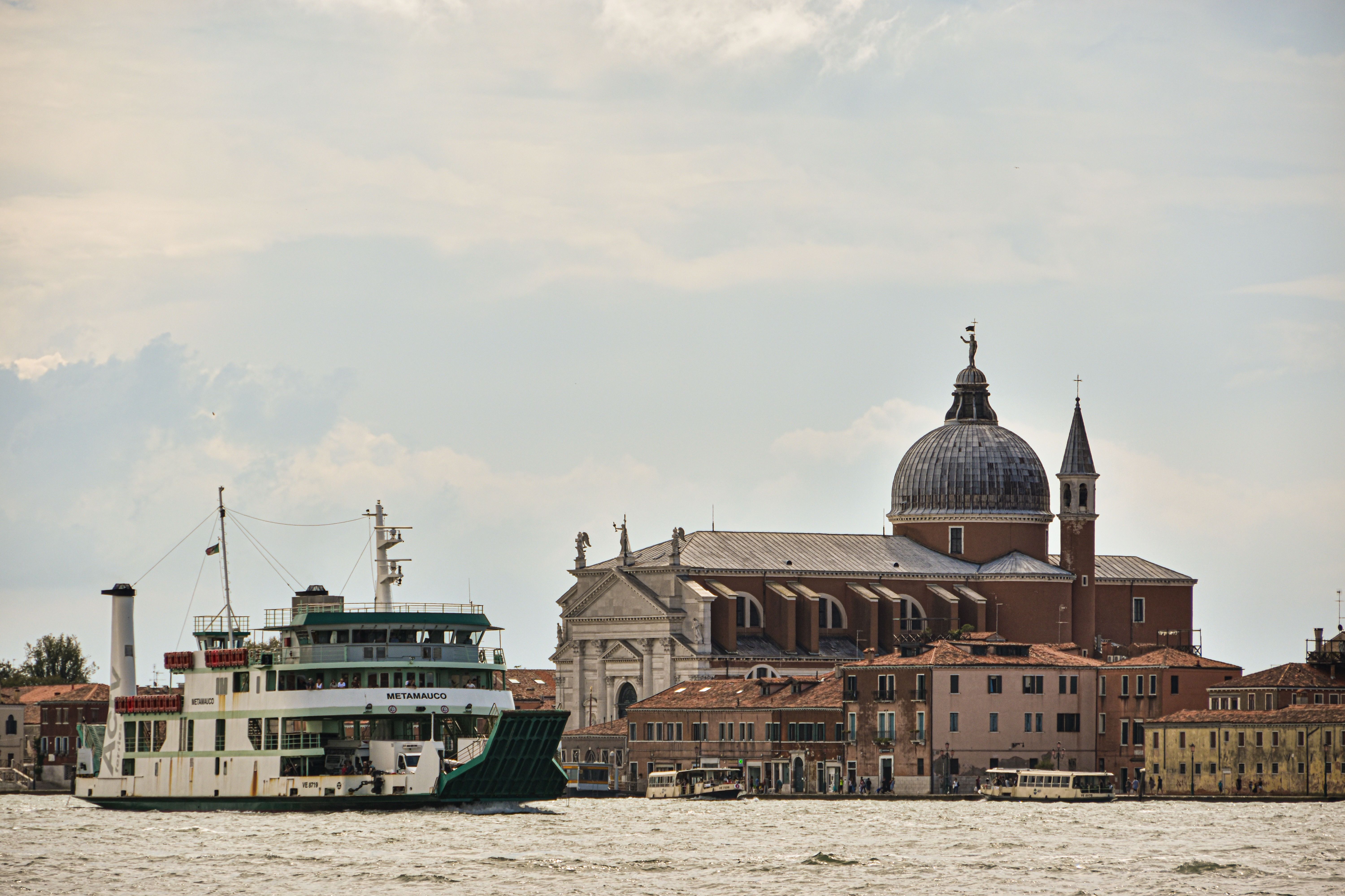 Library Venice Photos, Download The BEST Free Library Venice Stock ...