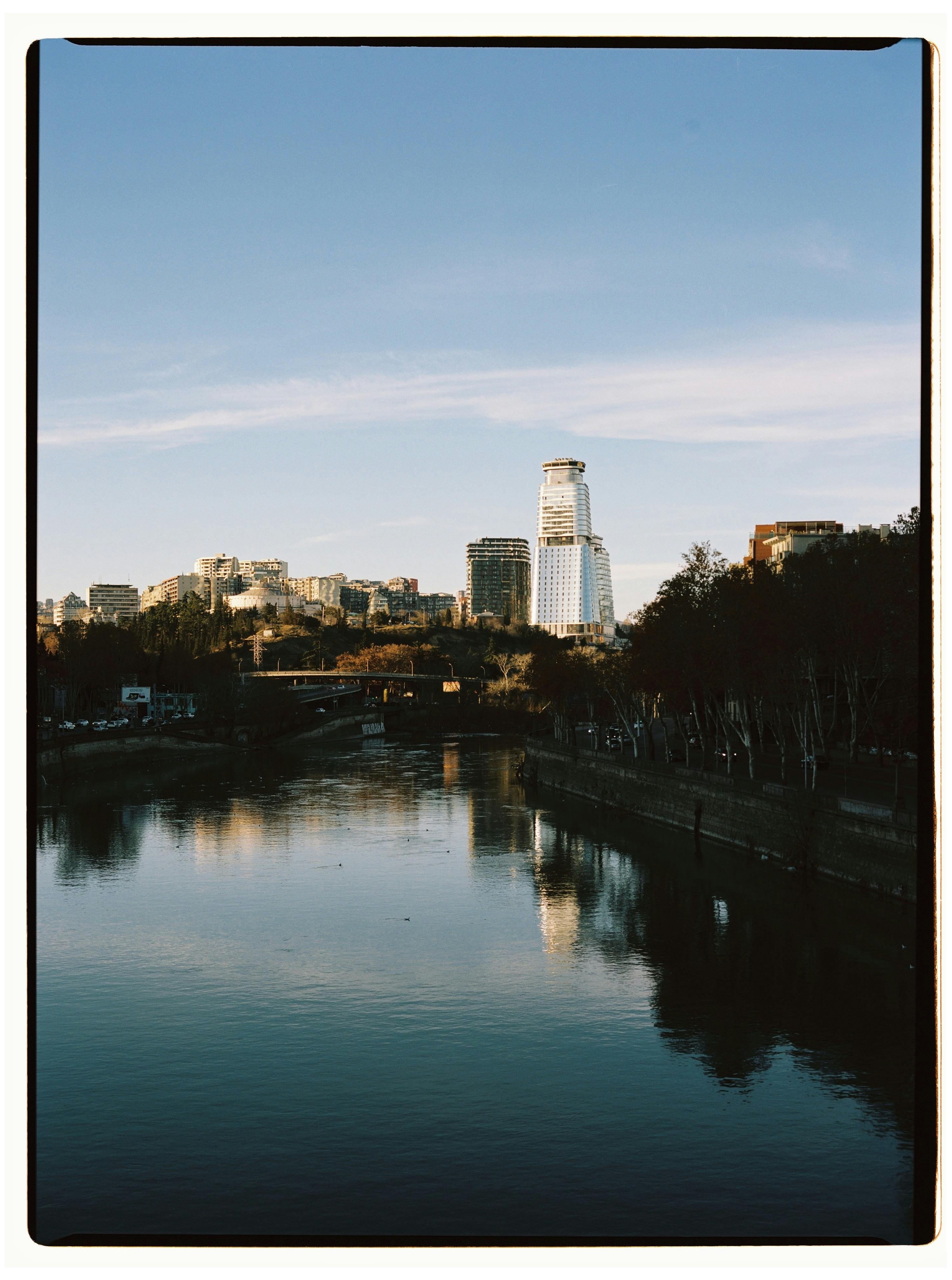 Vertical Buildings Photos, Download The BEST Free Vertical Buildings ...