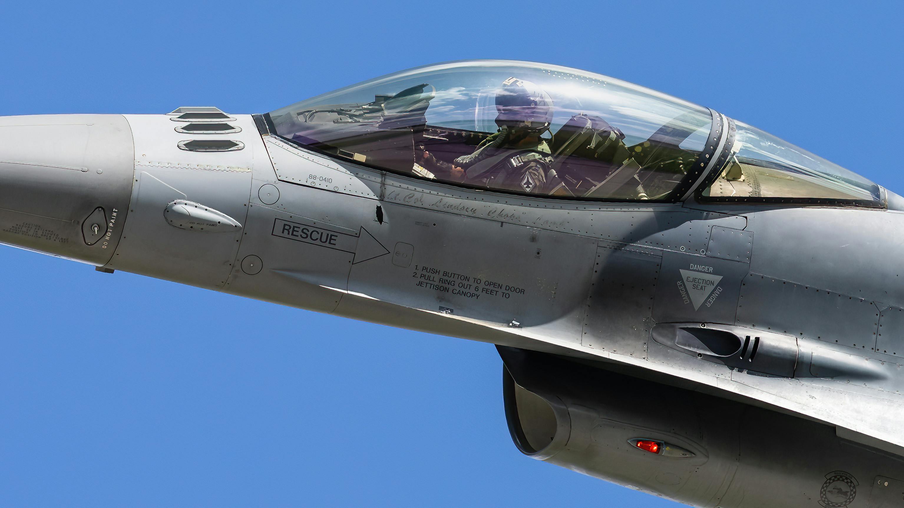 Grey Jet Plane · Free Stock Photo