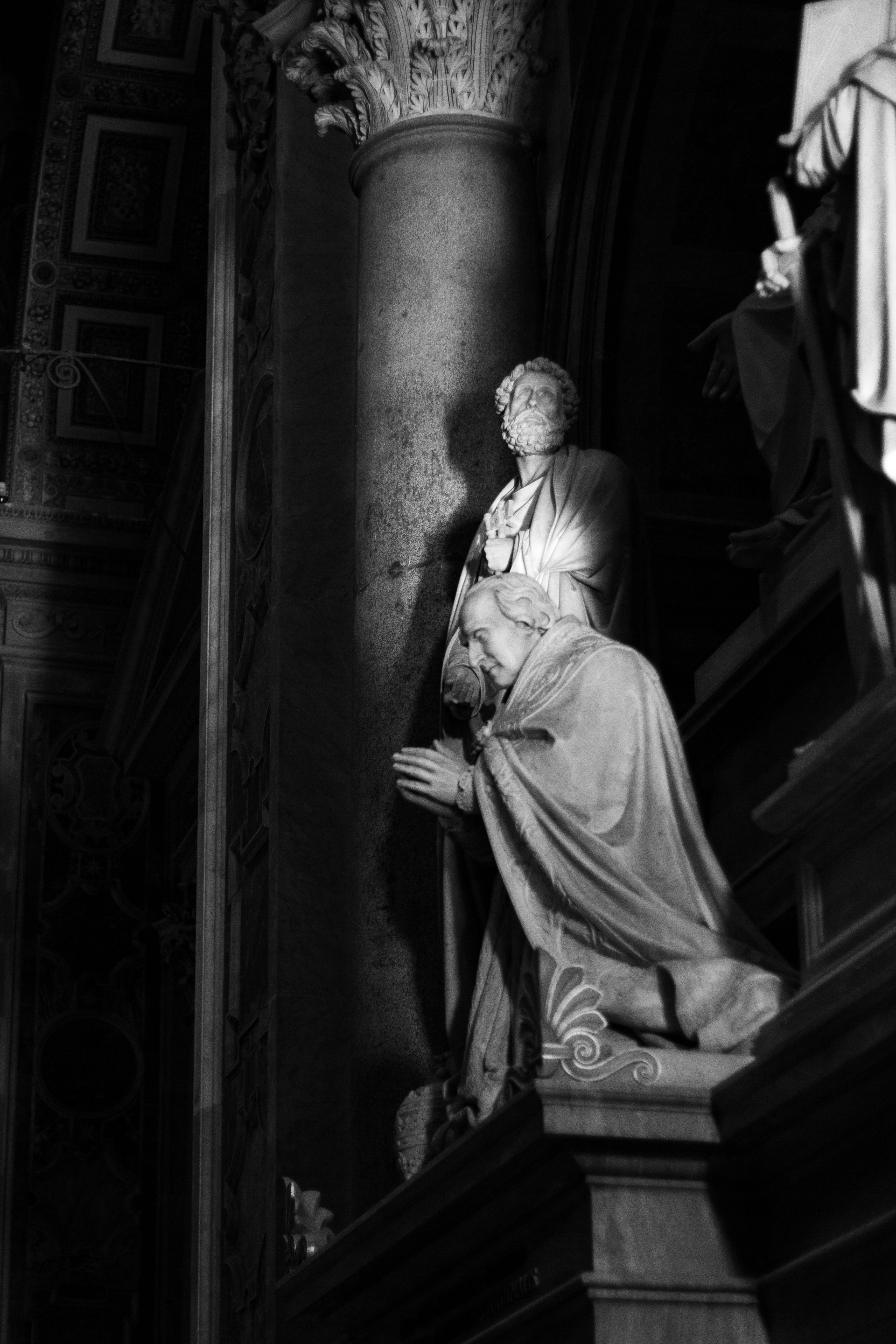 Statues of Man Praying on Knees · Free Stock Photo