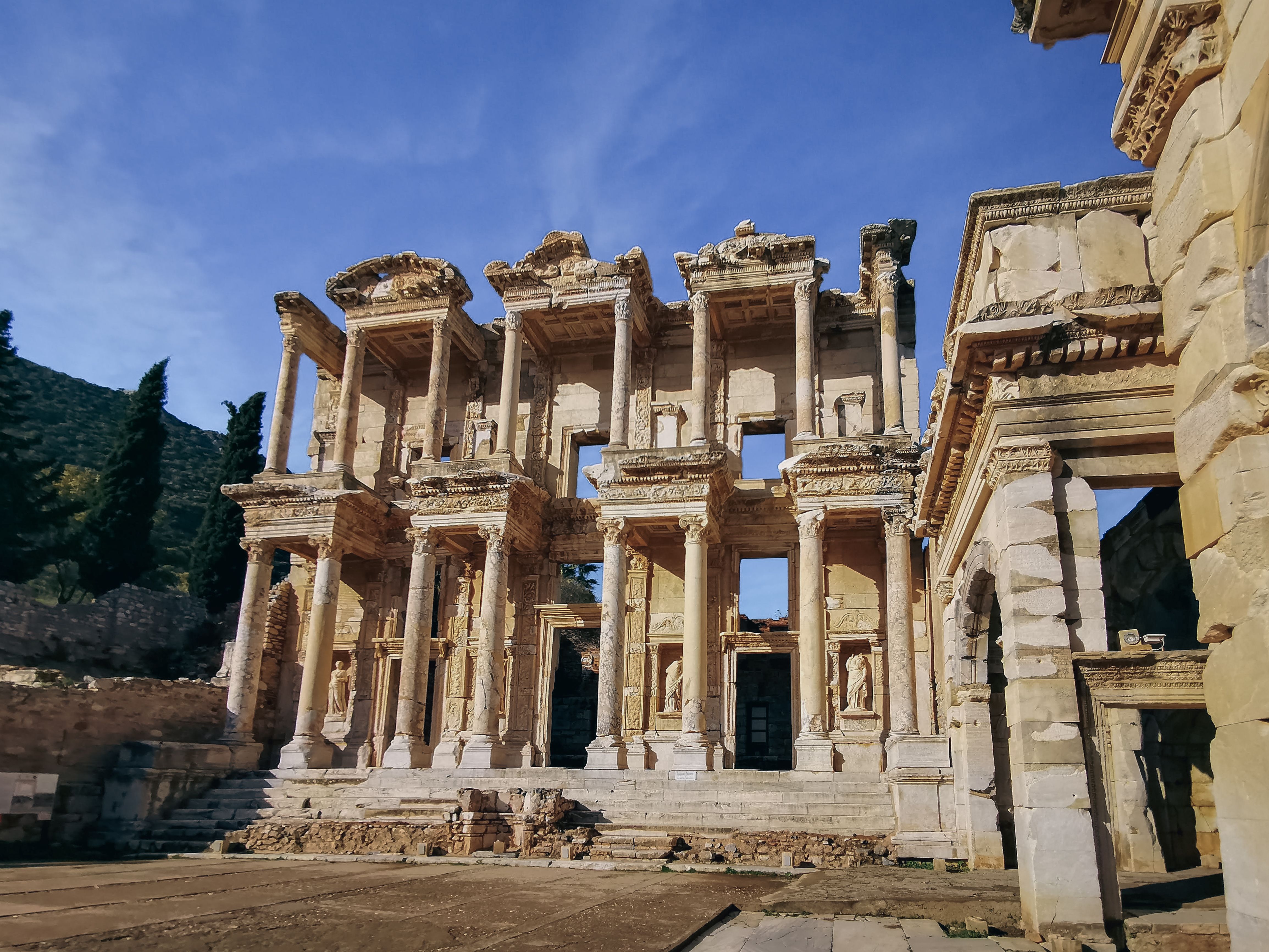 Clear Sky over Ancient Ruins · Free Stock Photo