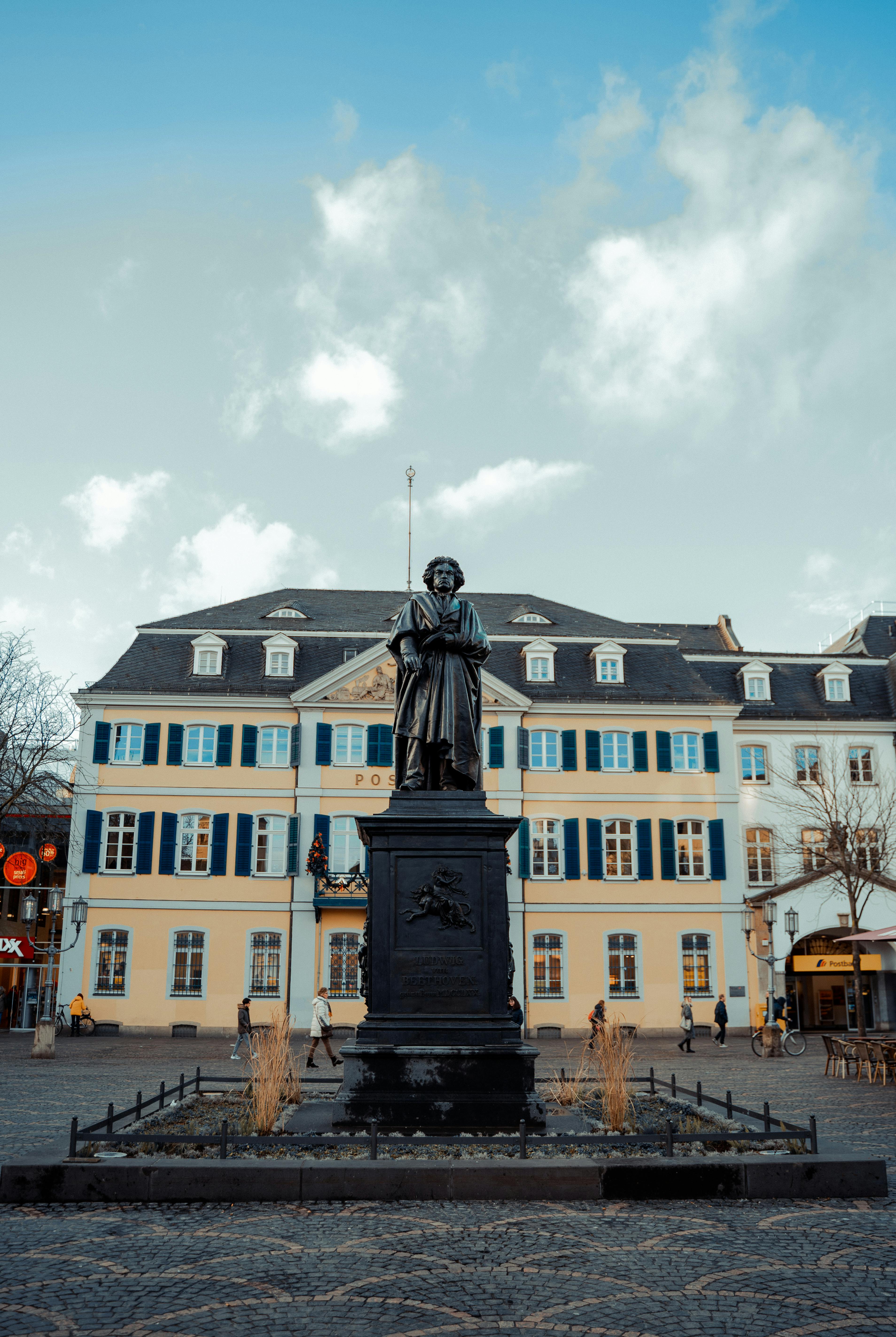 Sculpture on Square in Town · Free Stock Photo