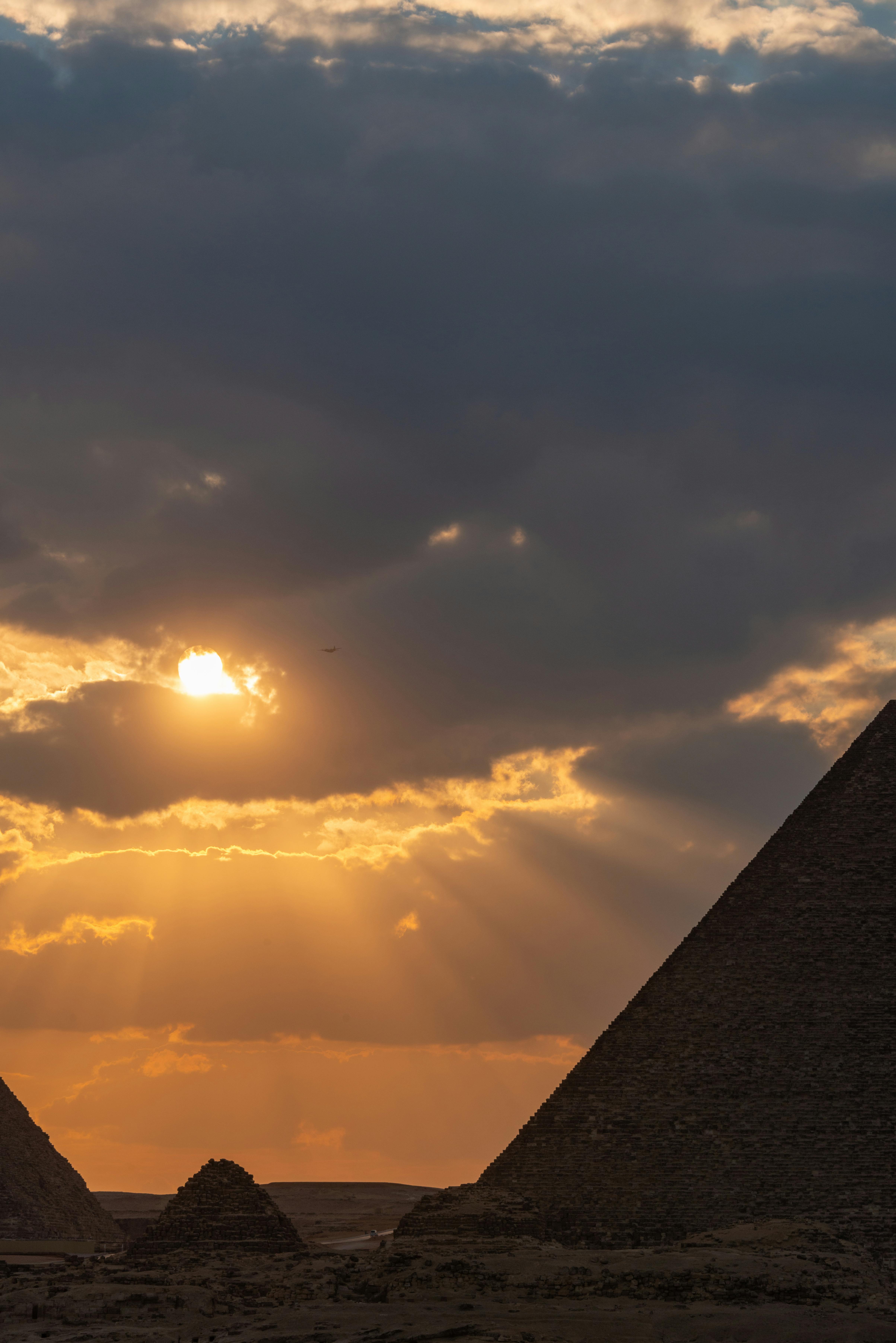 Sunlight behind Clouds over Pyramids · Free Stock Photo