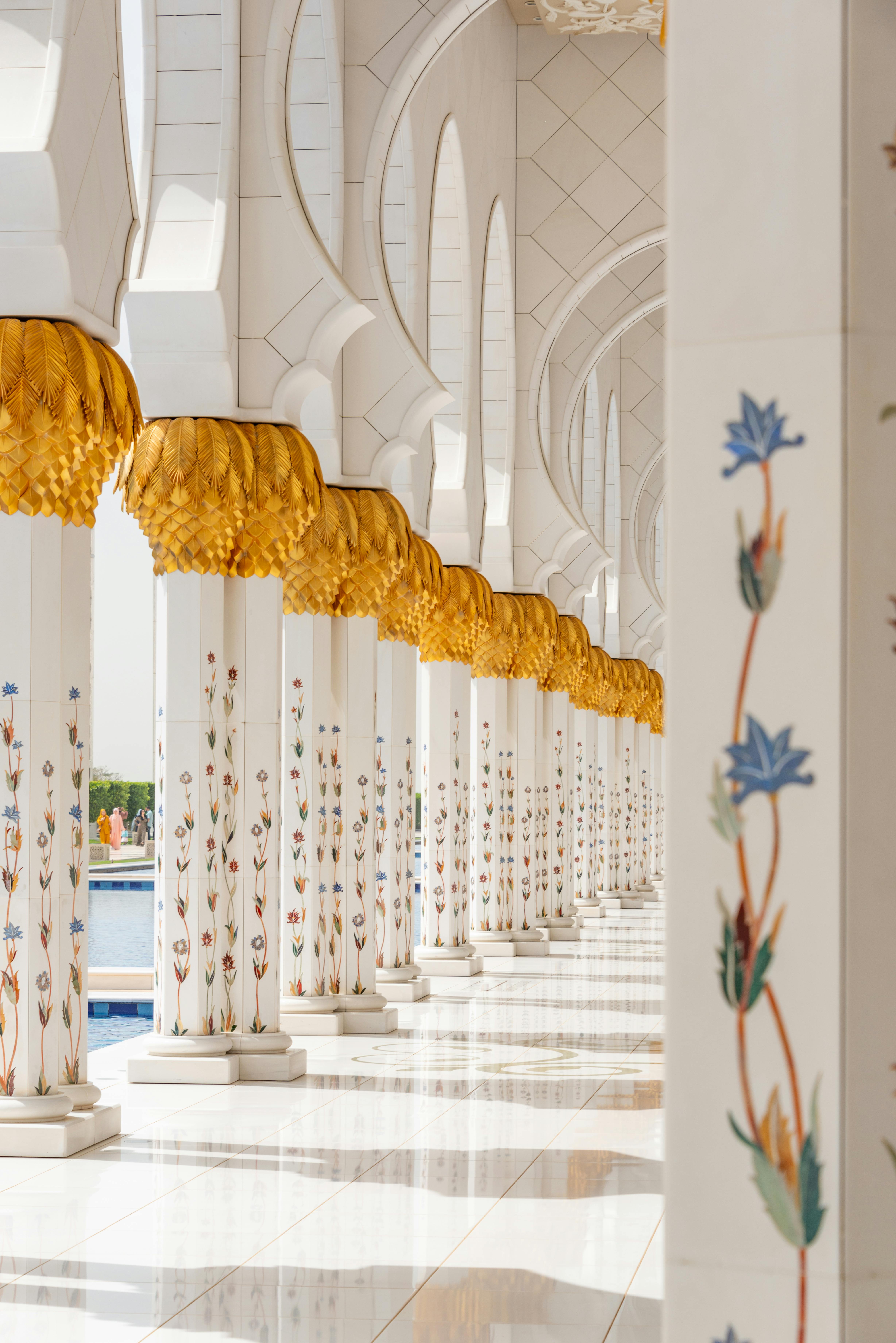 Decorated Columns of Mosque · Free Stock Photo