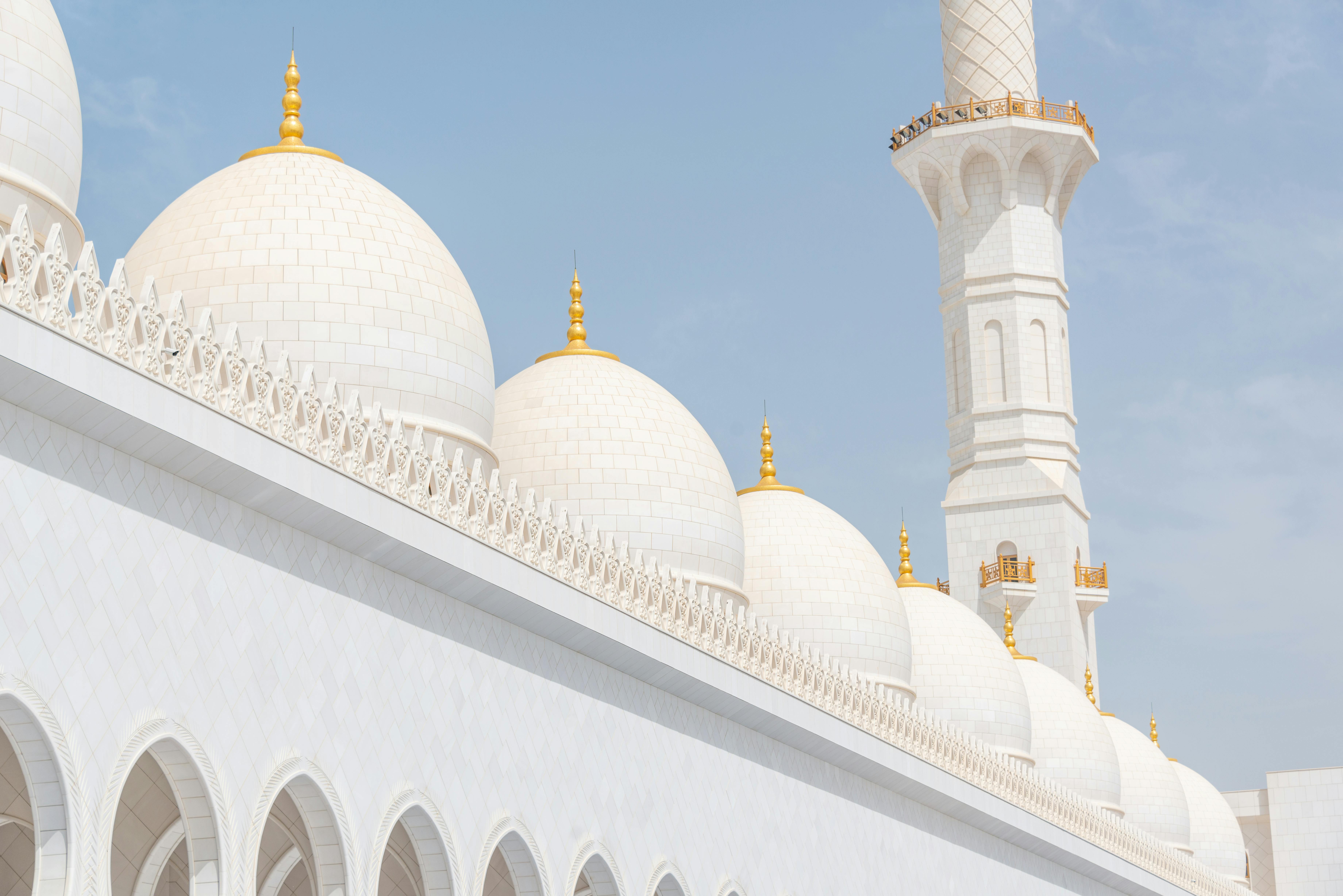 Photo of a White Muslim Mosque · Free Stock Photo
