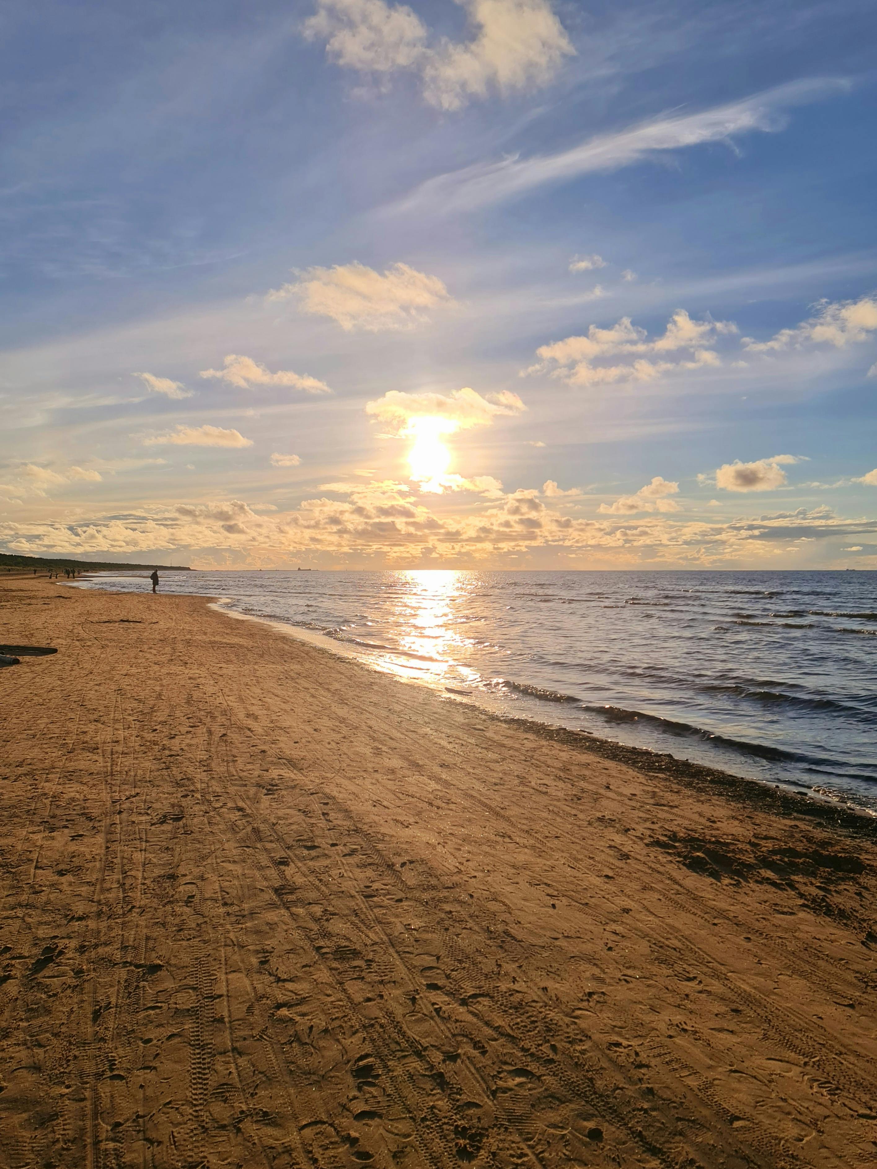 Ocean View During Sunset · Free Stock Photo