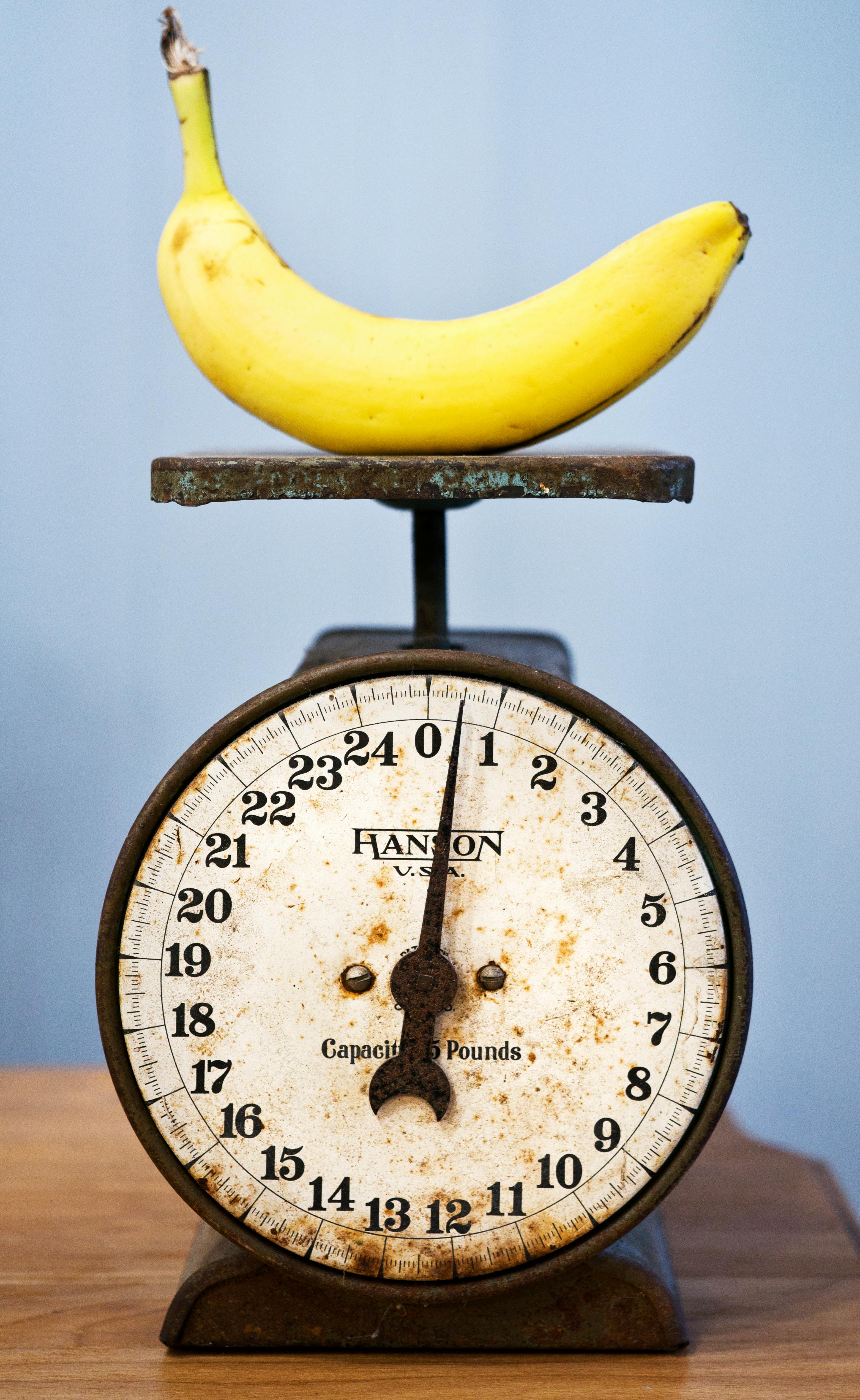 A Banana on Scales · Free Stock Photo