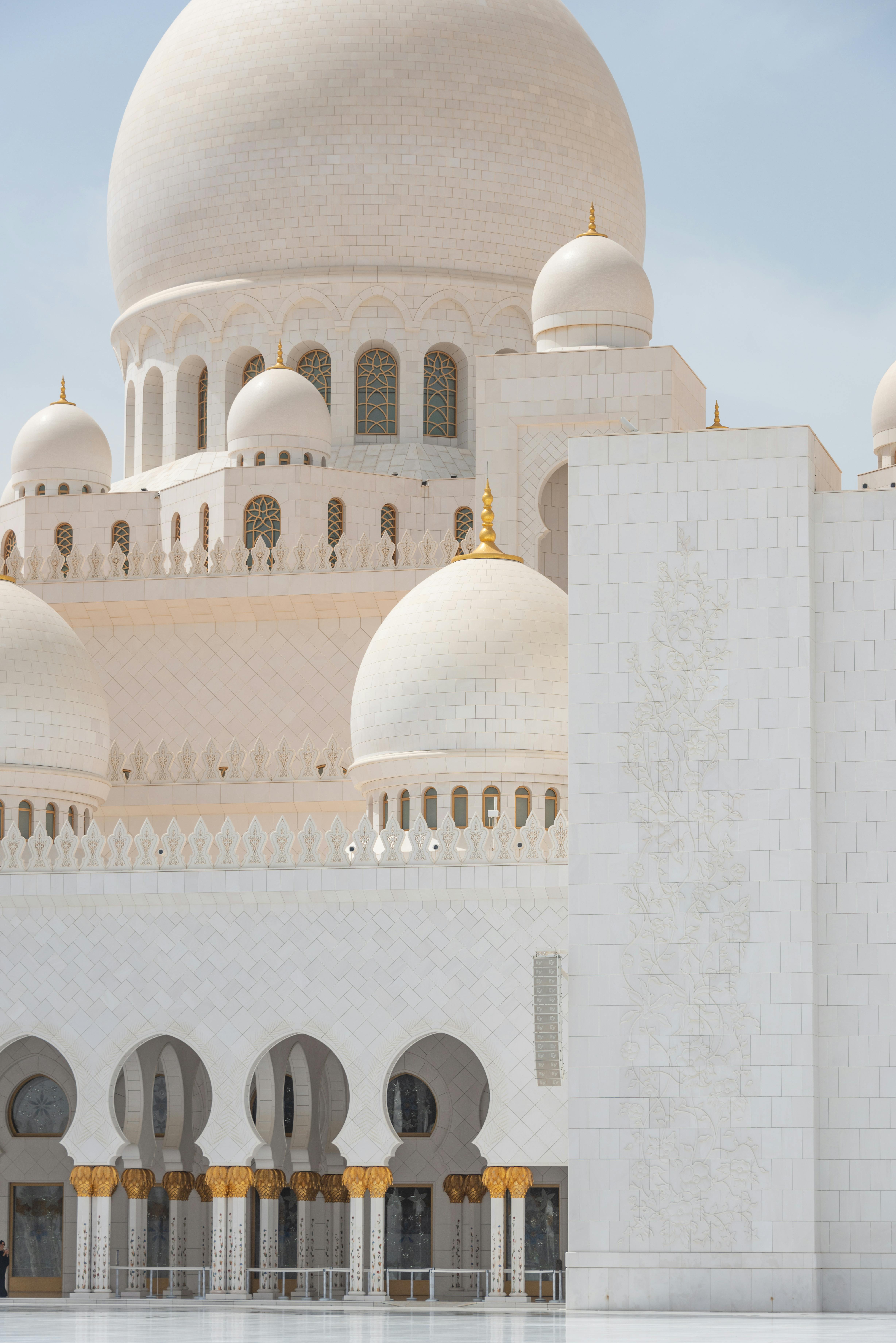 Majestic Grand Mosque in Abu Dhabi · Free Stock Photo