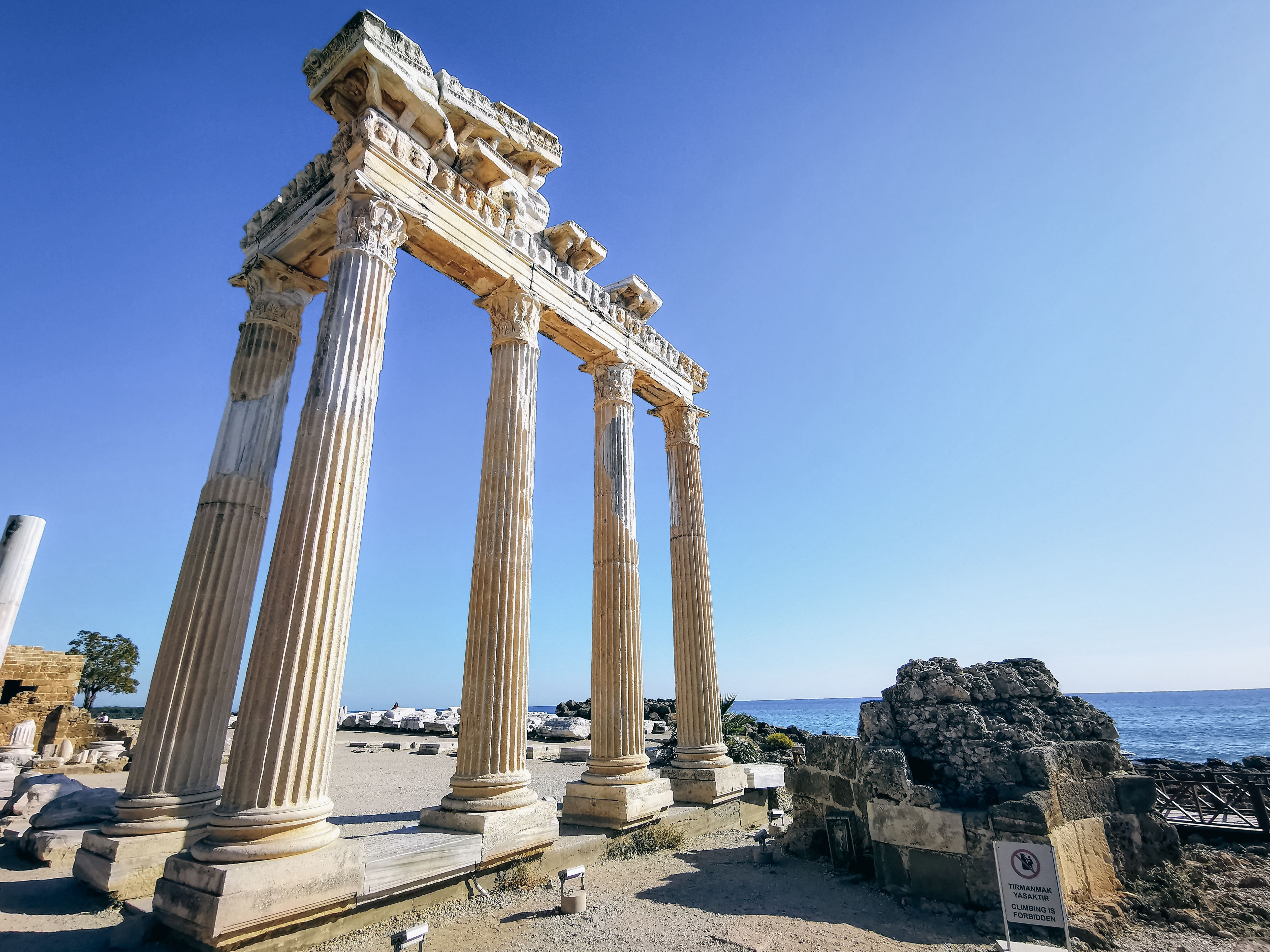 Ruins of Ancient Temple · Free Stock Photo