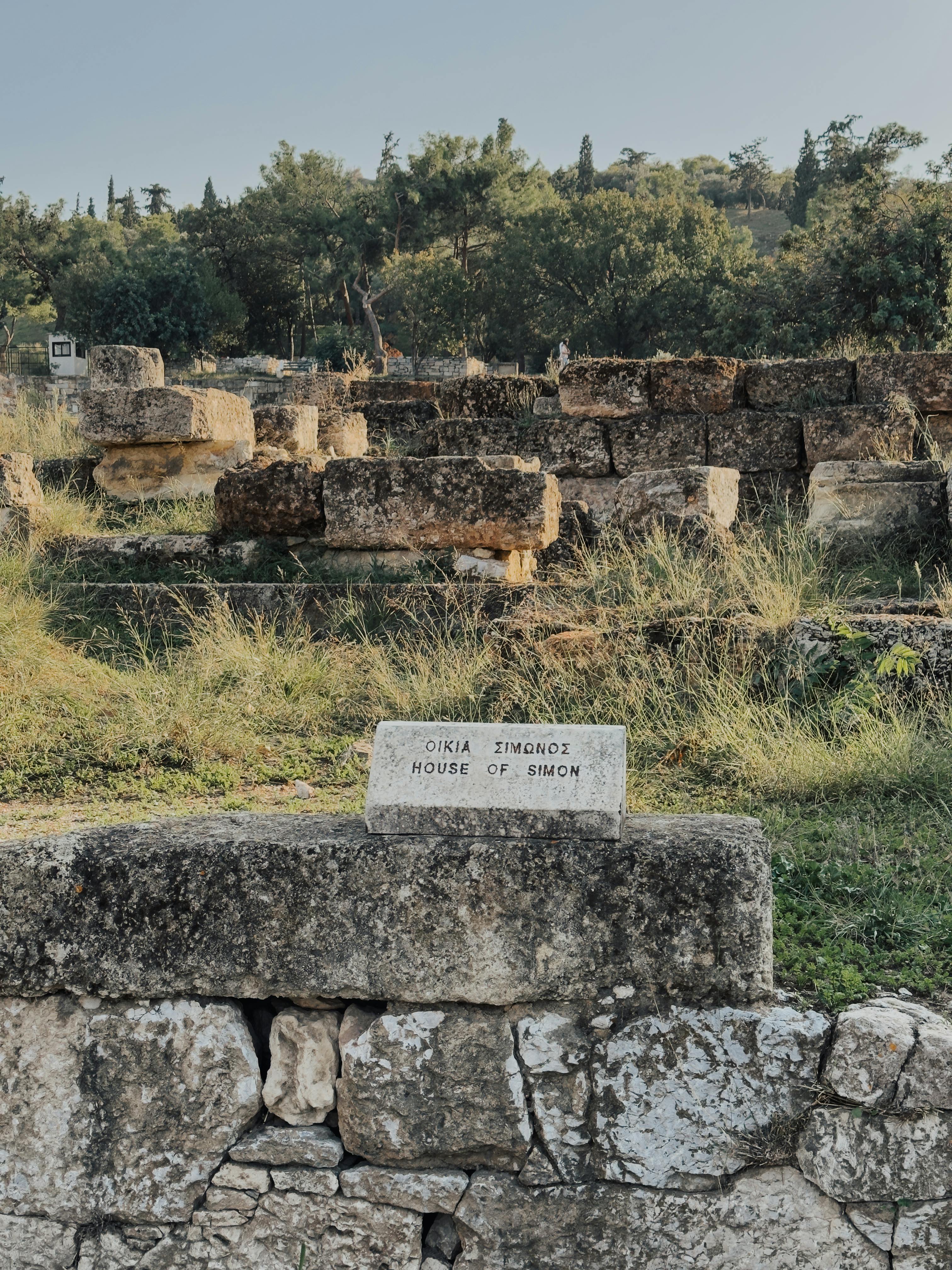 Cityscape with Ancient Ruins · Free Stock Photo