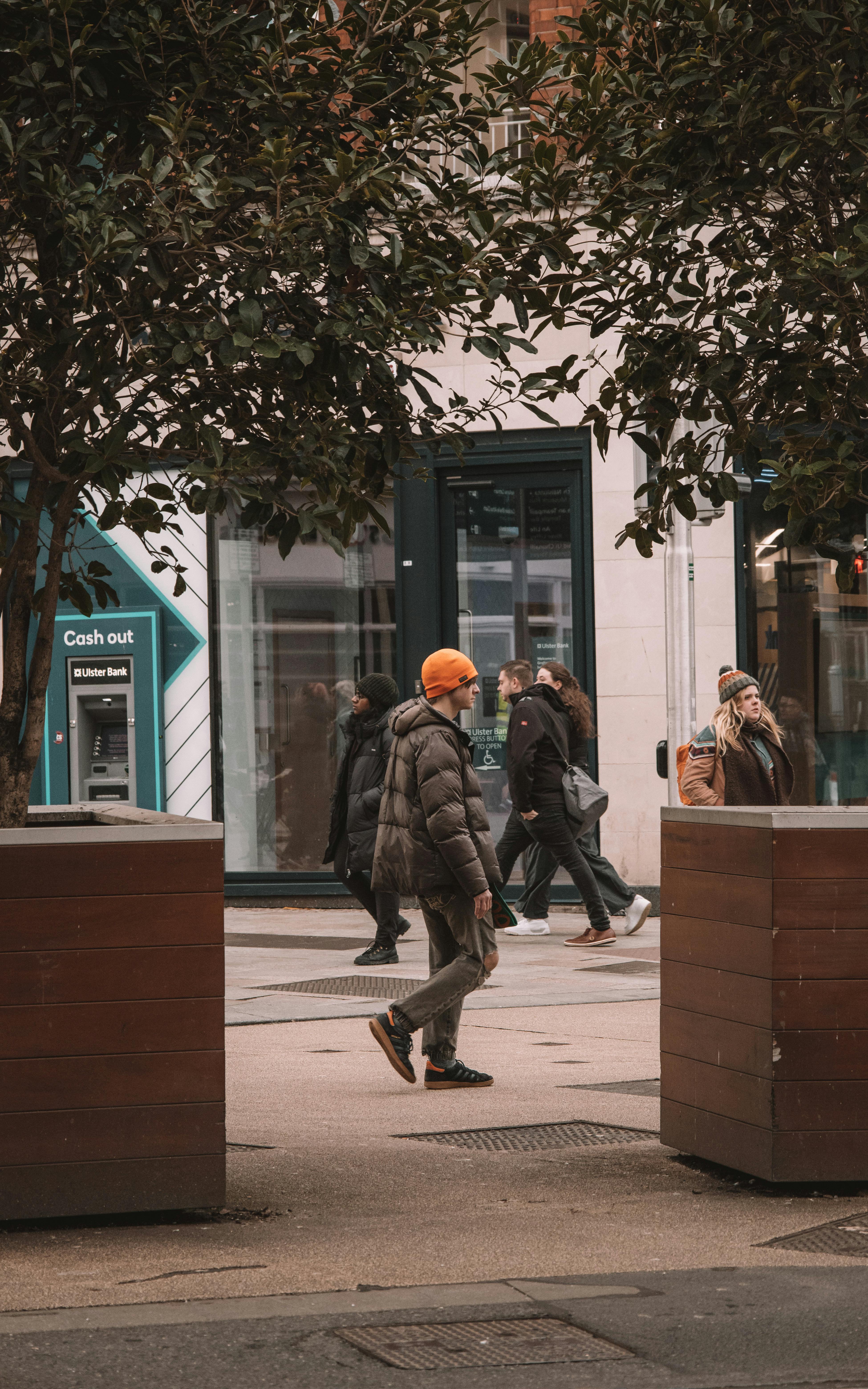 Walking Atm Photos, Download The BEST Free Walking Atm Stock Photos ...