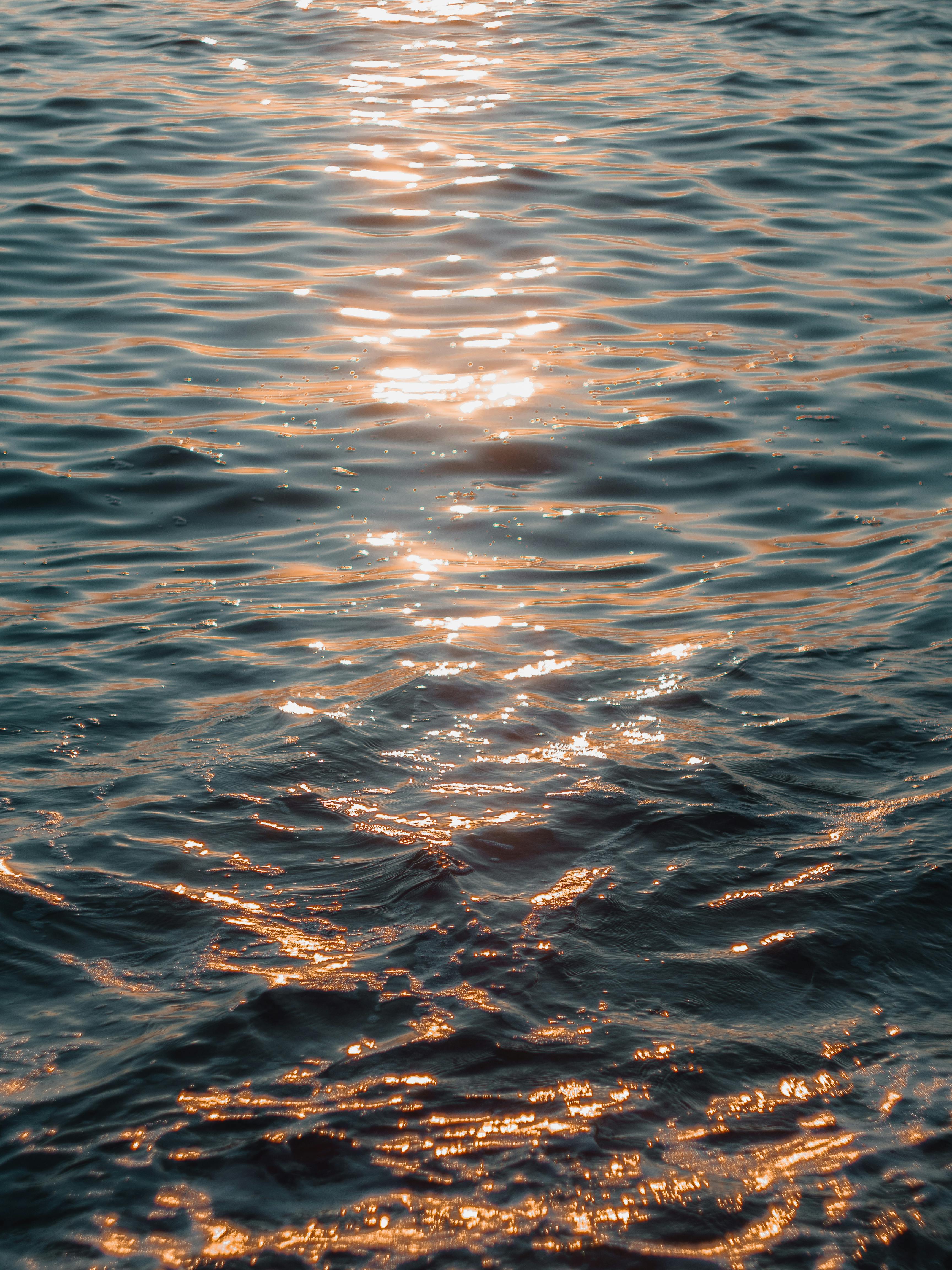 Reflection of Sunlight on the Ripples in the Sea Water · Free Stock Photo
