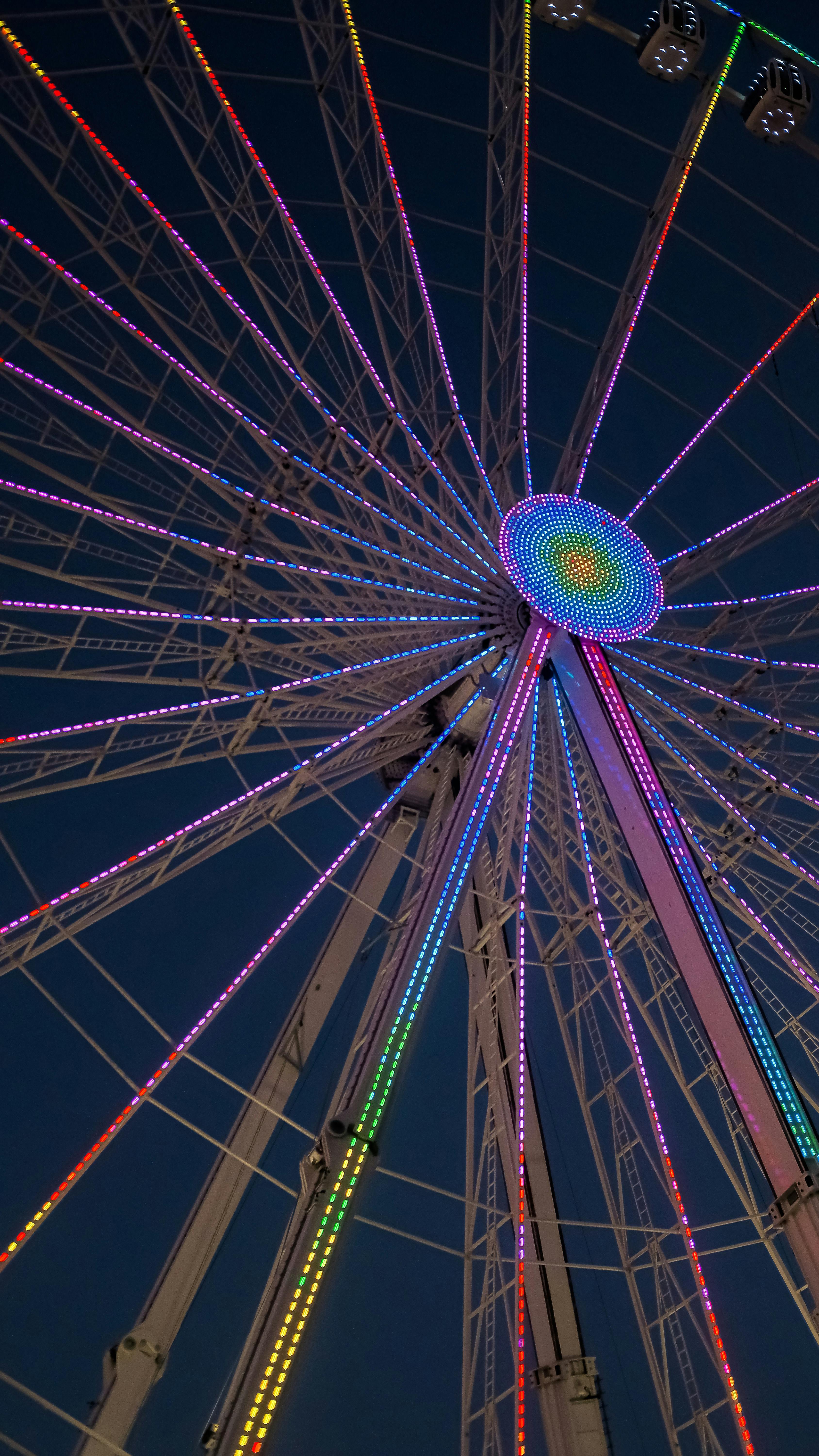 Ferris Wheel and Ship · Free Stock Photo