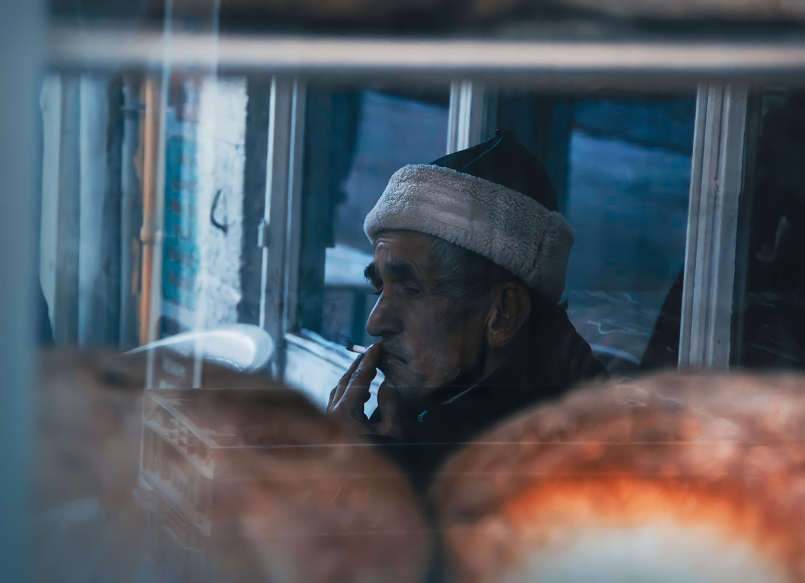 Sad Smoking Photos, Download The BEST Free Sad Smoking Stock Photos ...