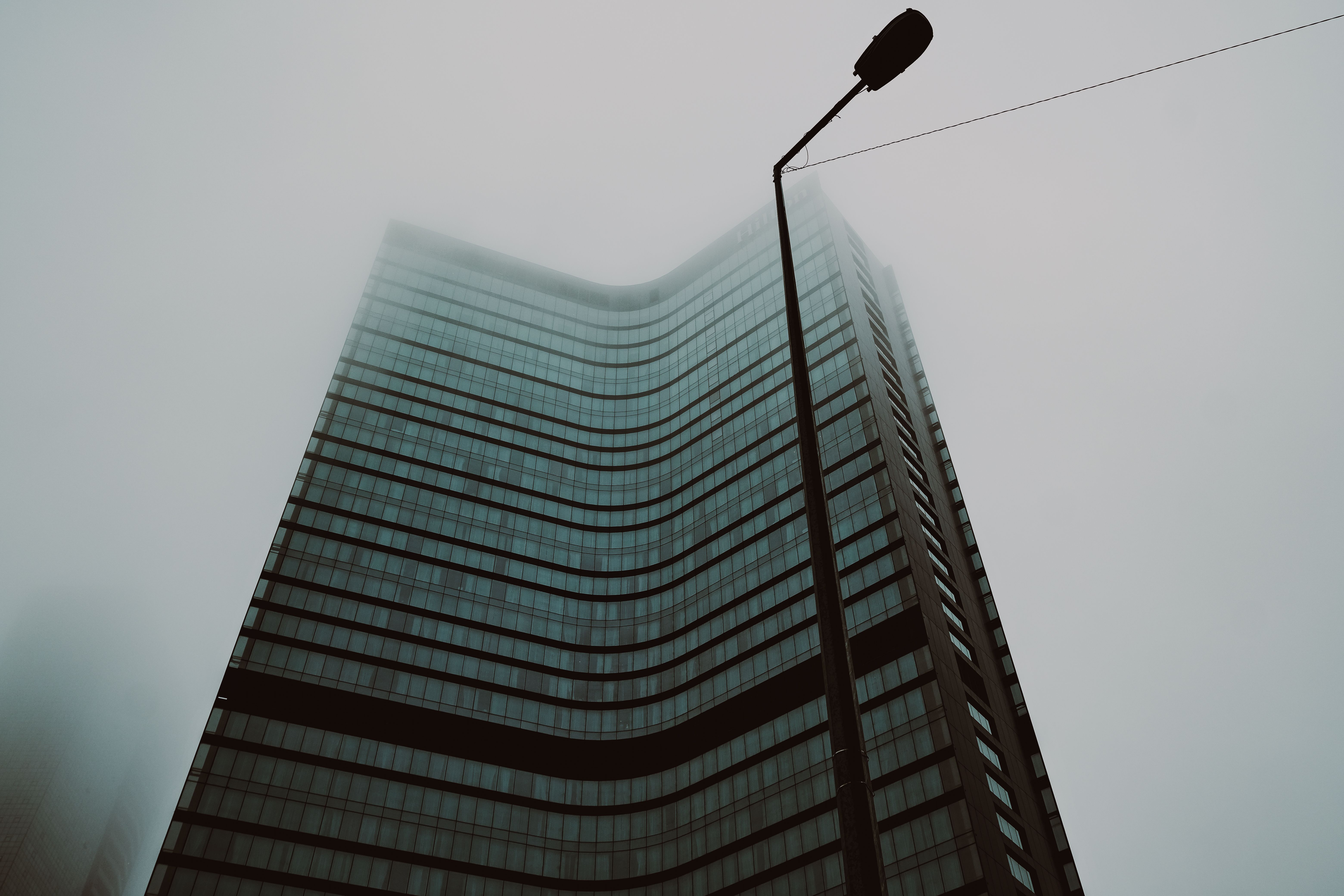 Building Covered with Fog · Free Stock Photo