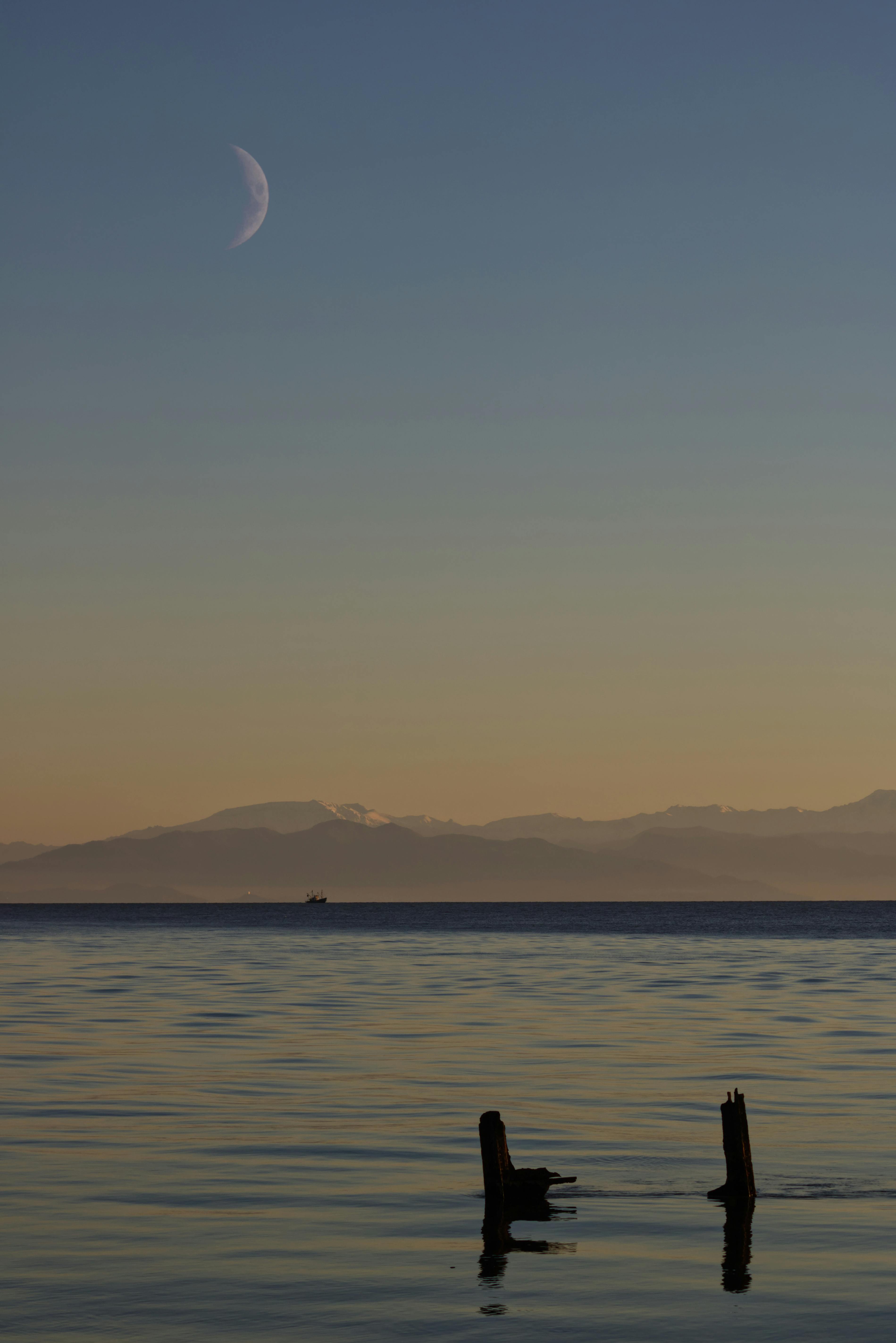 Moon Over Water Wallpaper Photos, Download The BEST Free Moon Over ...