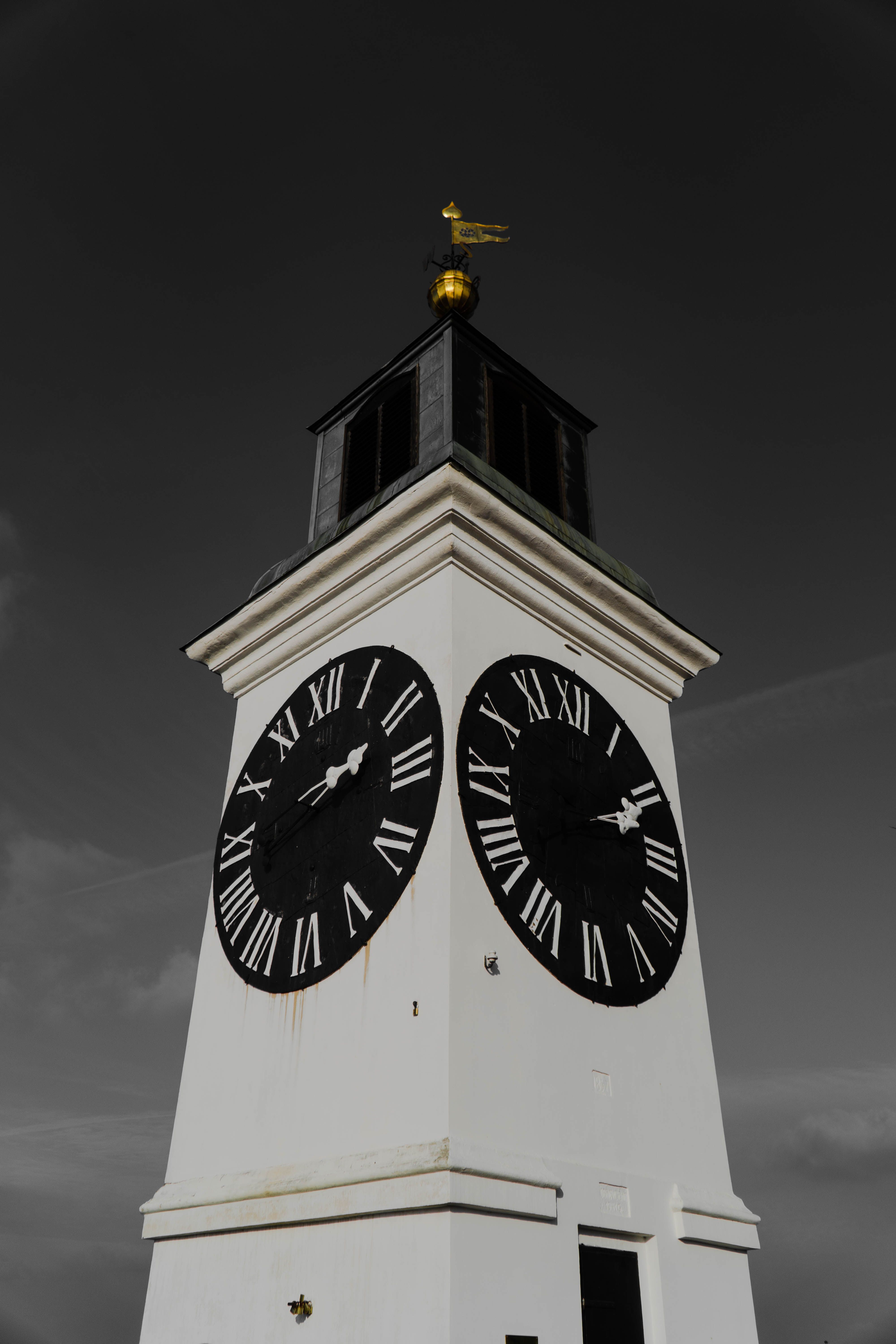 Black Clocks on Tower against Cloudy Sky · Free Stock Photo