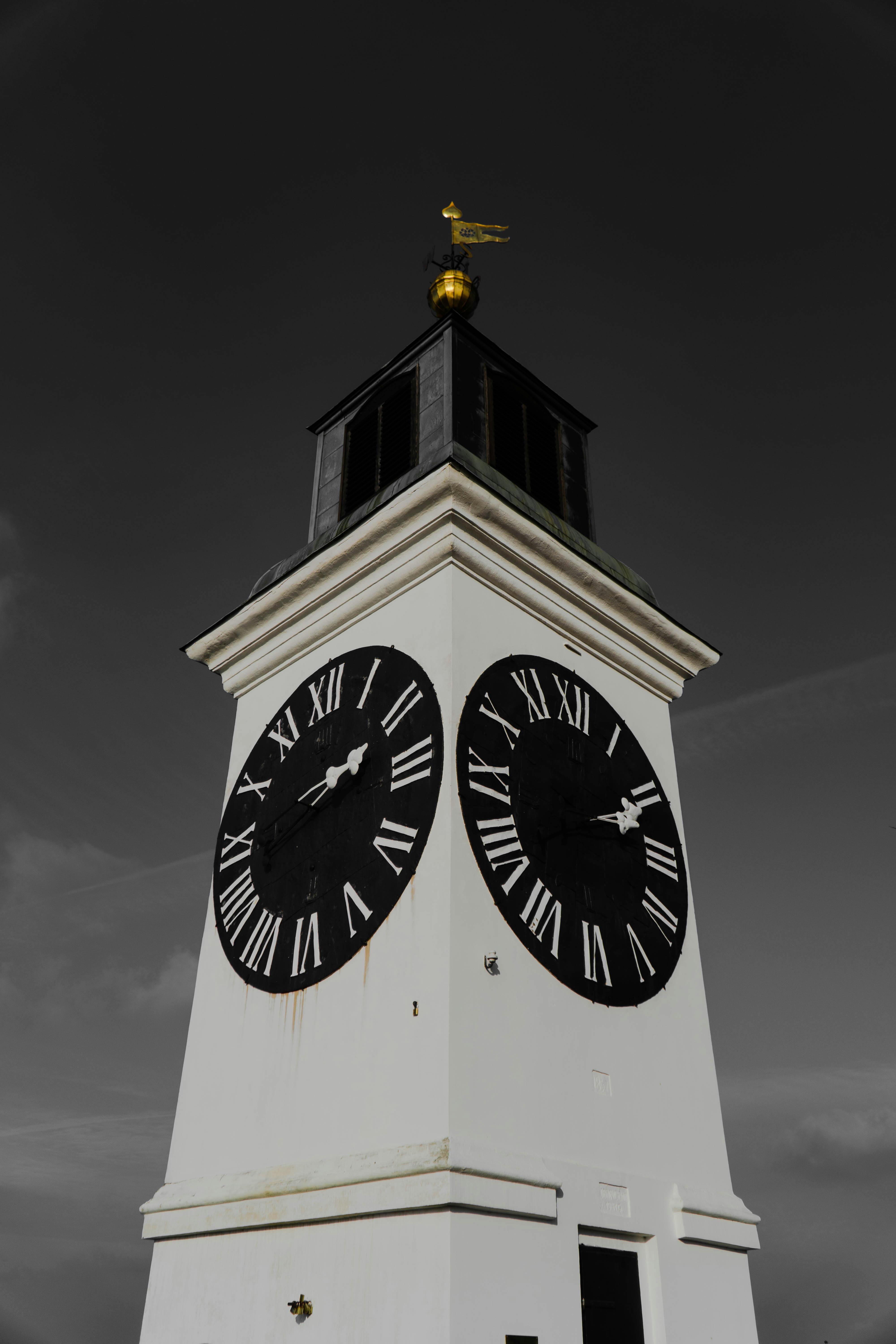 Black Clocks Photos, Download The BEST Free Black Clocks Stock Photos ...