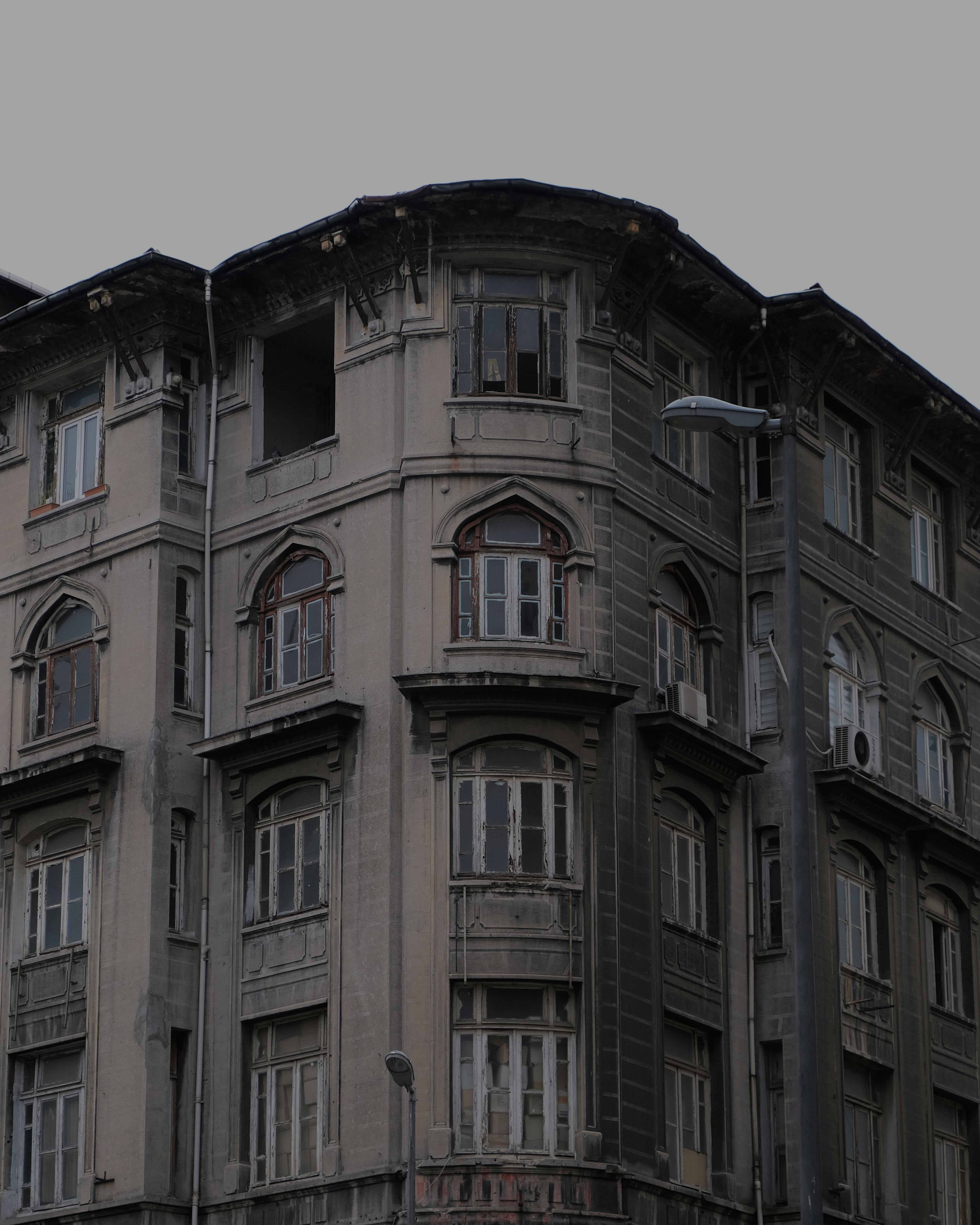 Corner of Building · Free Stock Photo