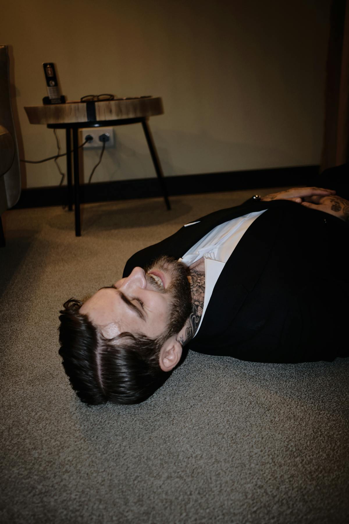 The Man Lying On The Table Photos, Download The BEST Free The Man Lying ...