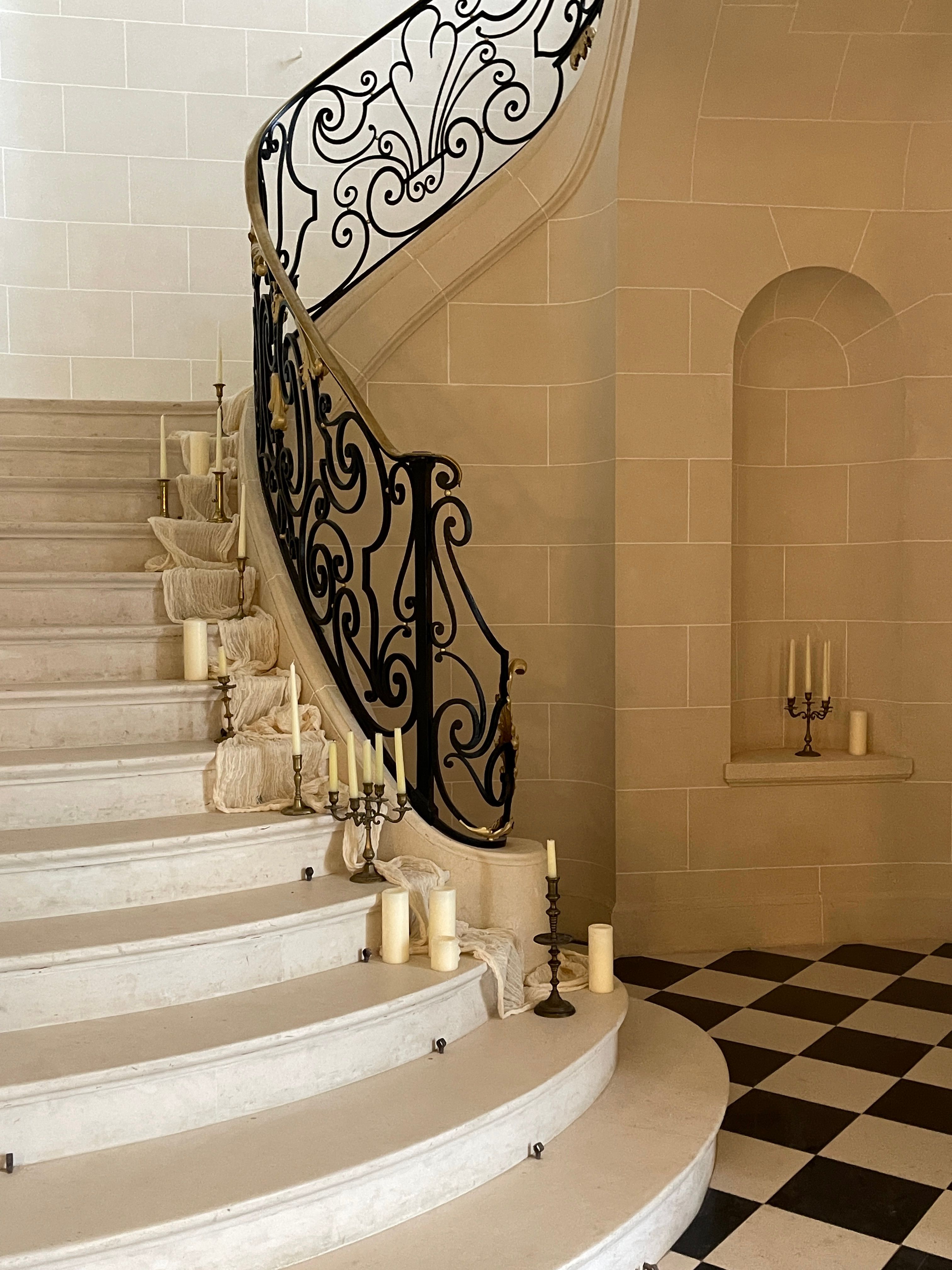 Candles on Steps · Free Stock Photo