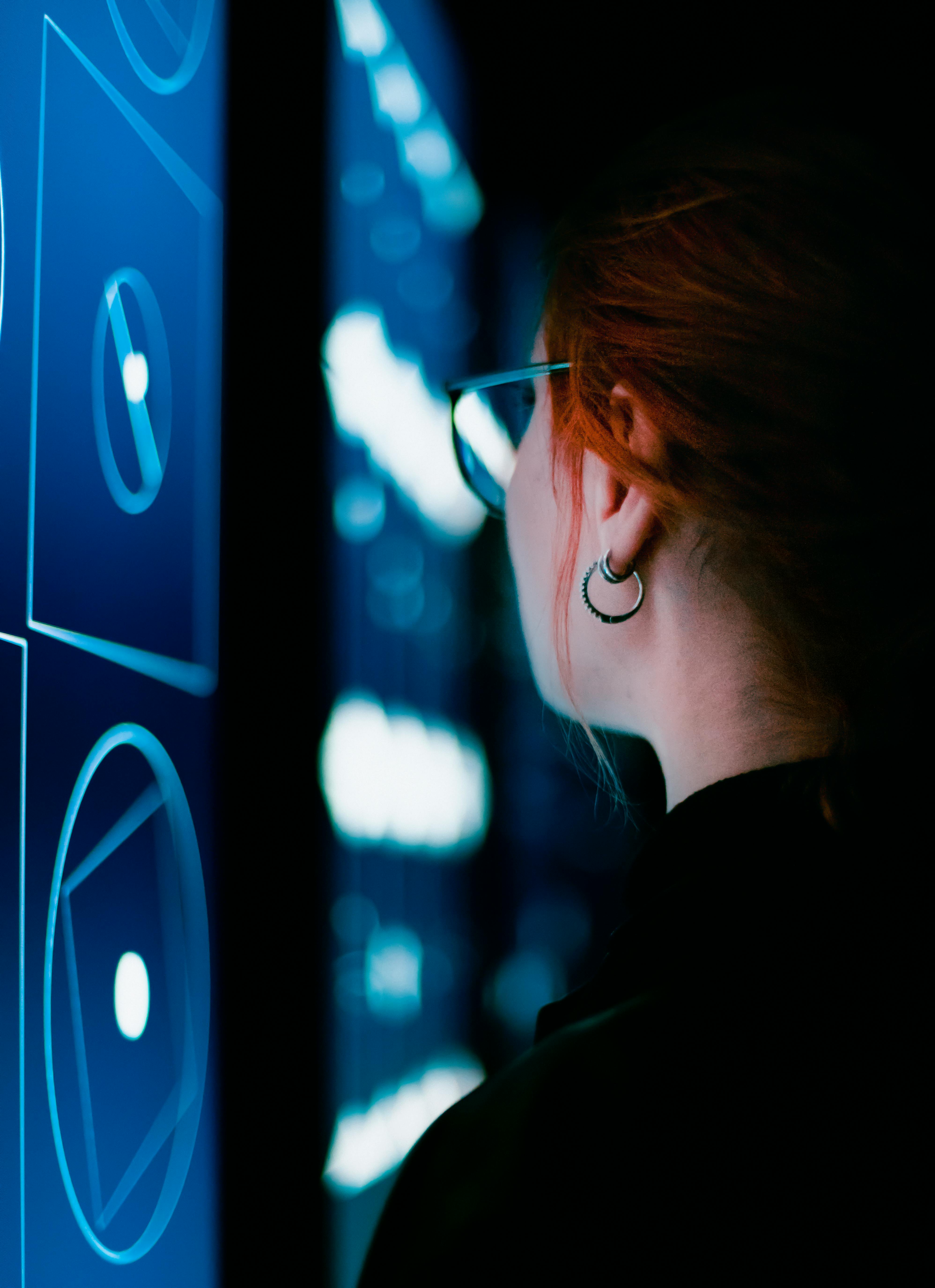 Woman Looking at the Monitor · Free Stock Photo