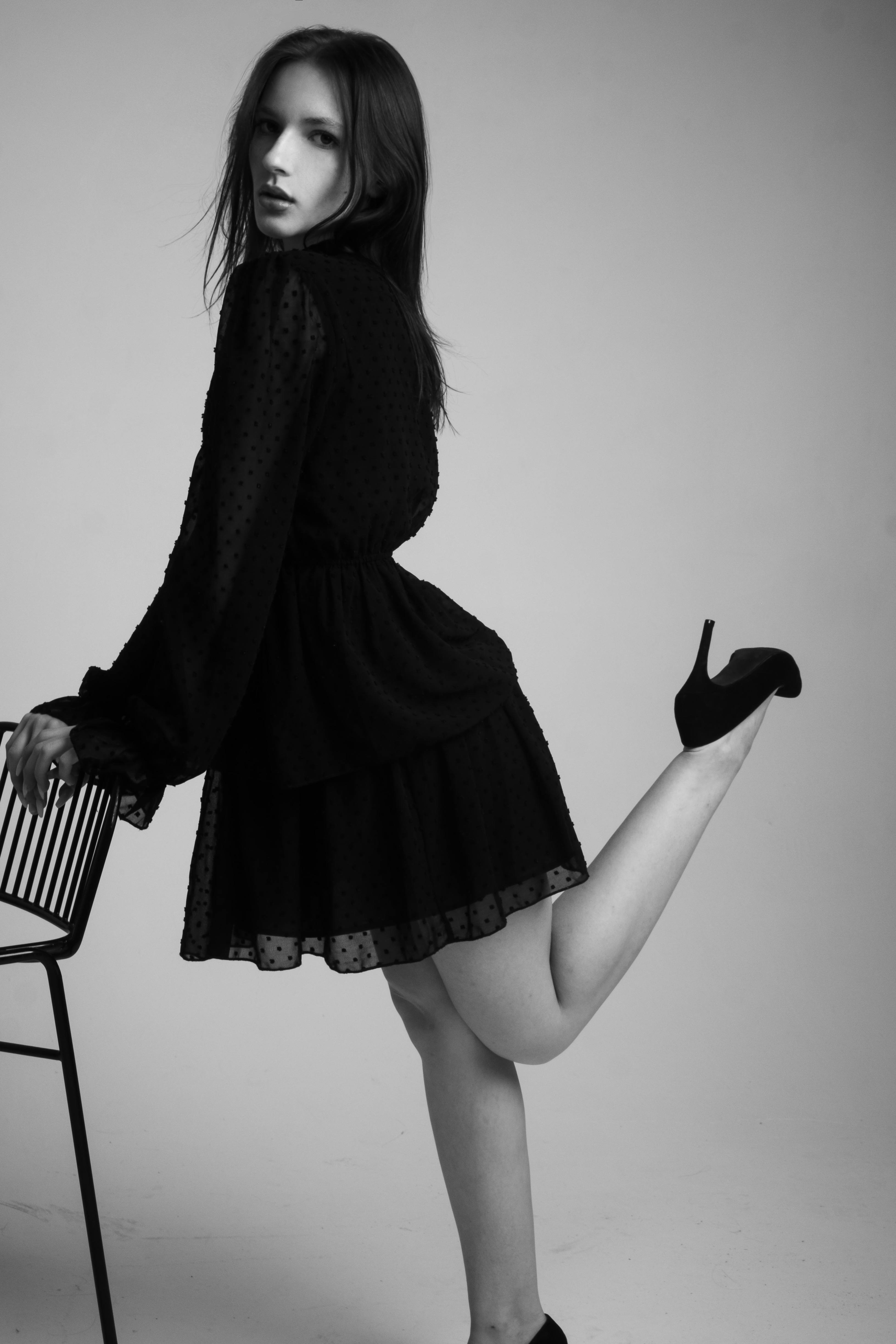 Black Woman Legs Photos, Download The BEST Free Black Woman Legs Stock ...