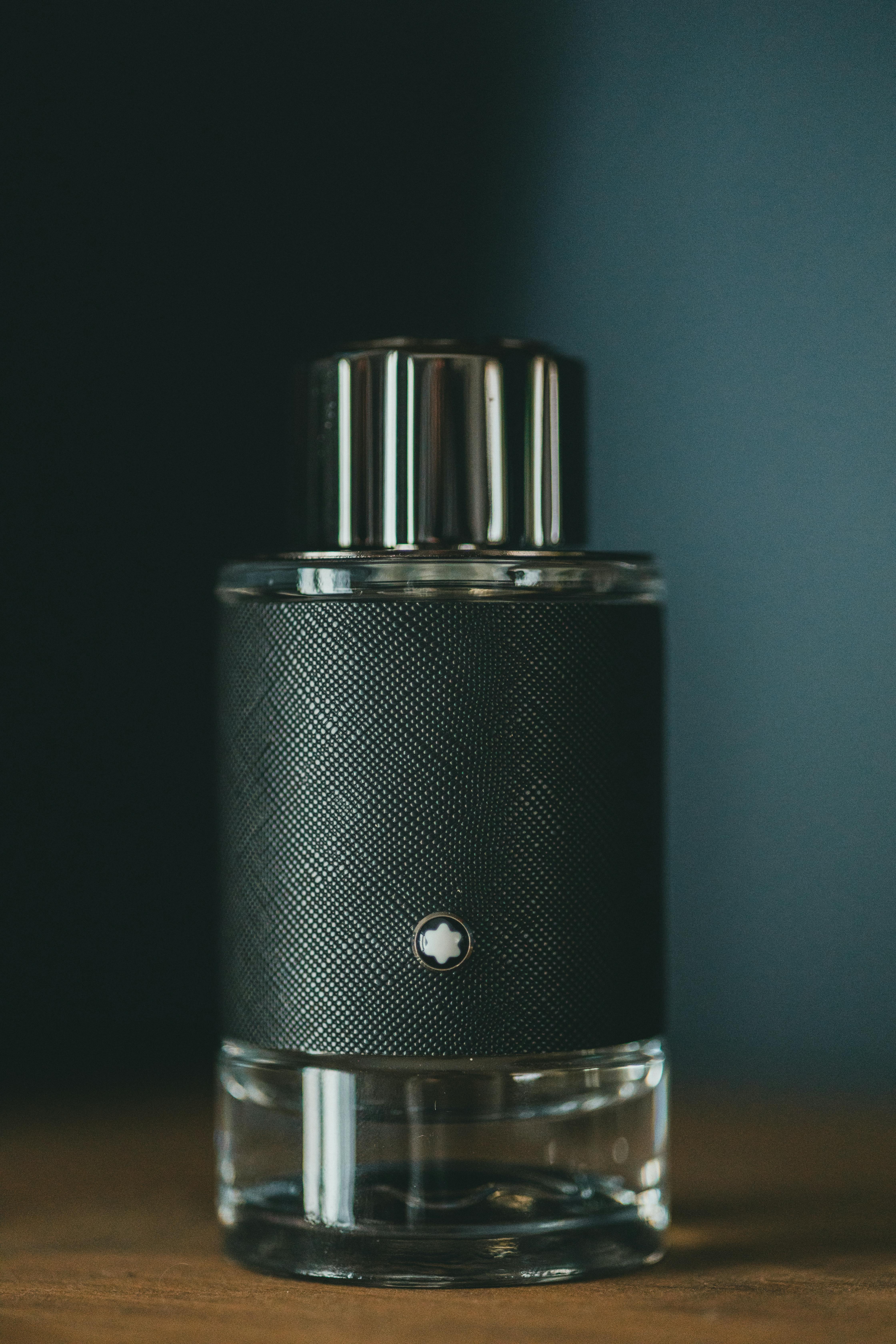 Perfume Bottle in Close Up Photography · Free Stock Photo