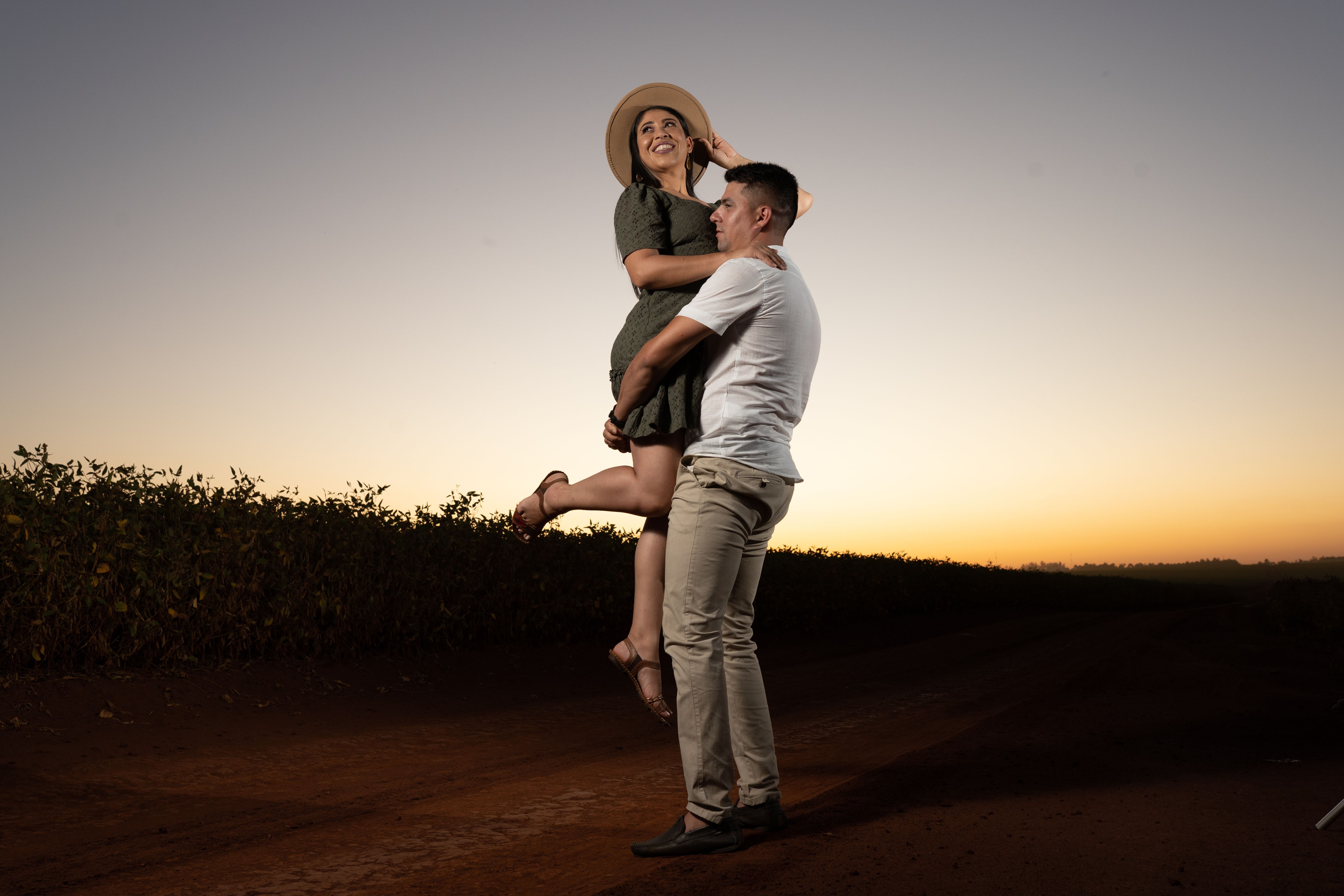 9,000+ Best Carrying Photos · 100% Free Download · Pexels Stock Photos