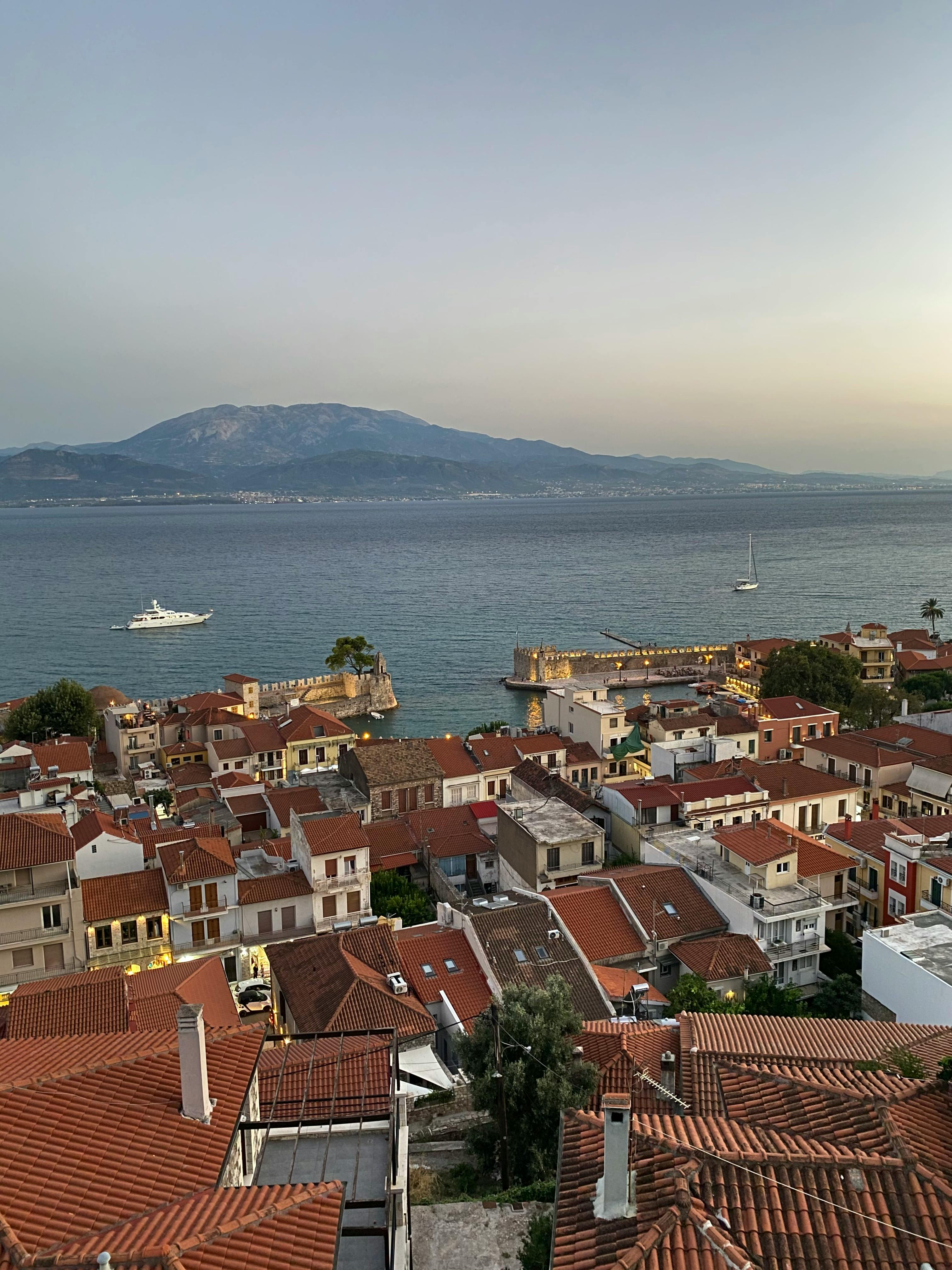 Destroyed Town Houses · Free Stock Photo