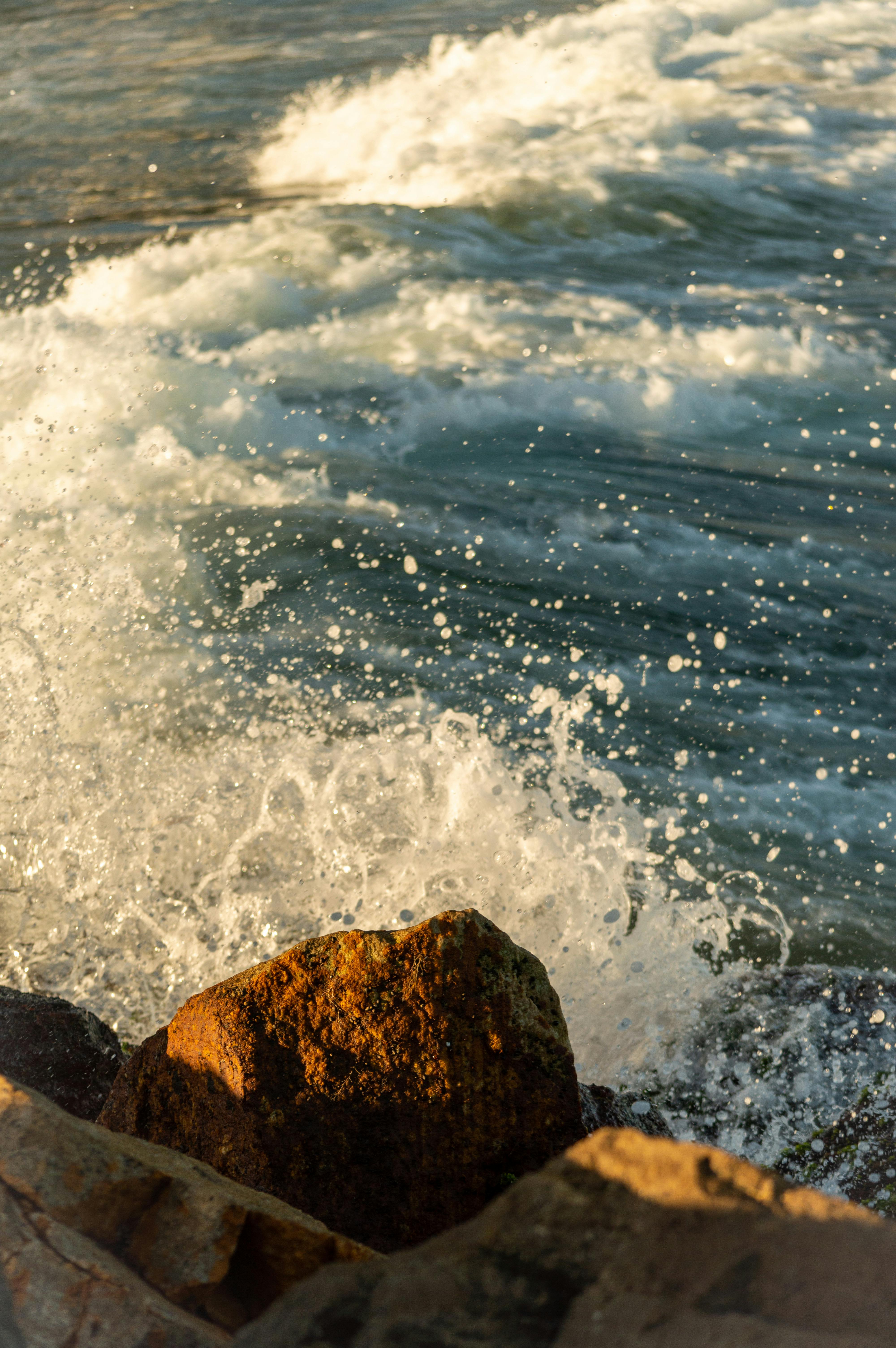 Water Crashing on Rocks · Free Stock Photo