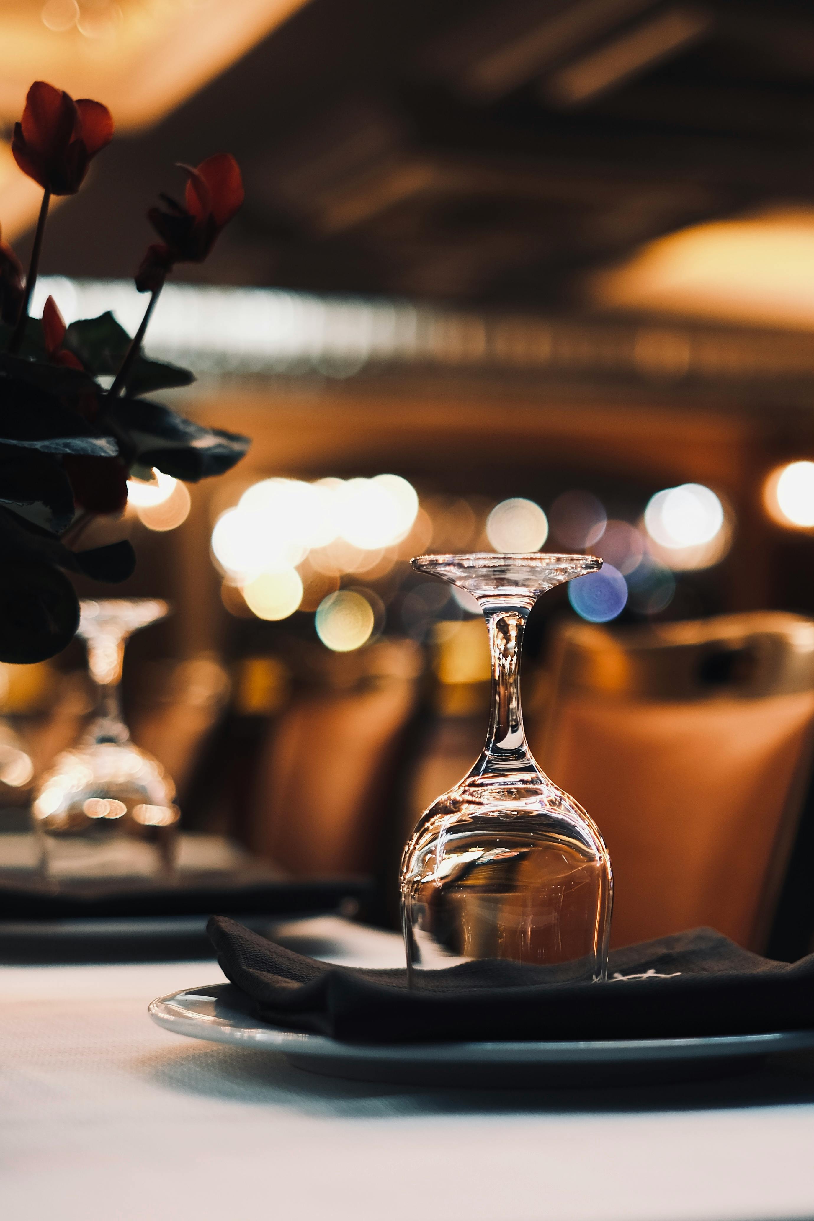 Table Setting at Restaurant · Free Stock Photo