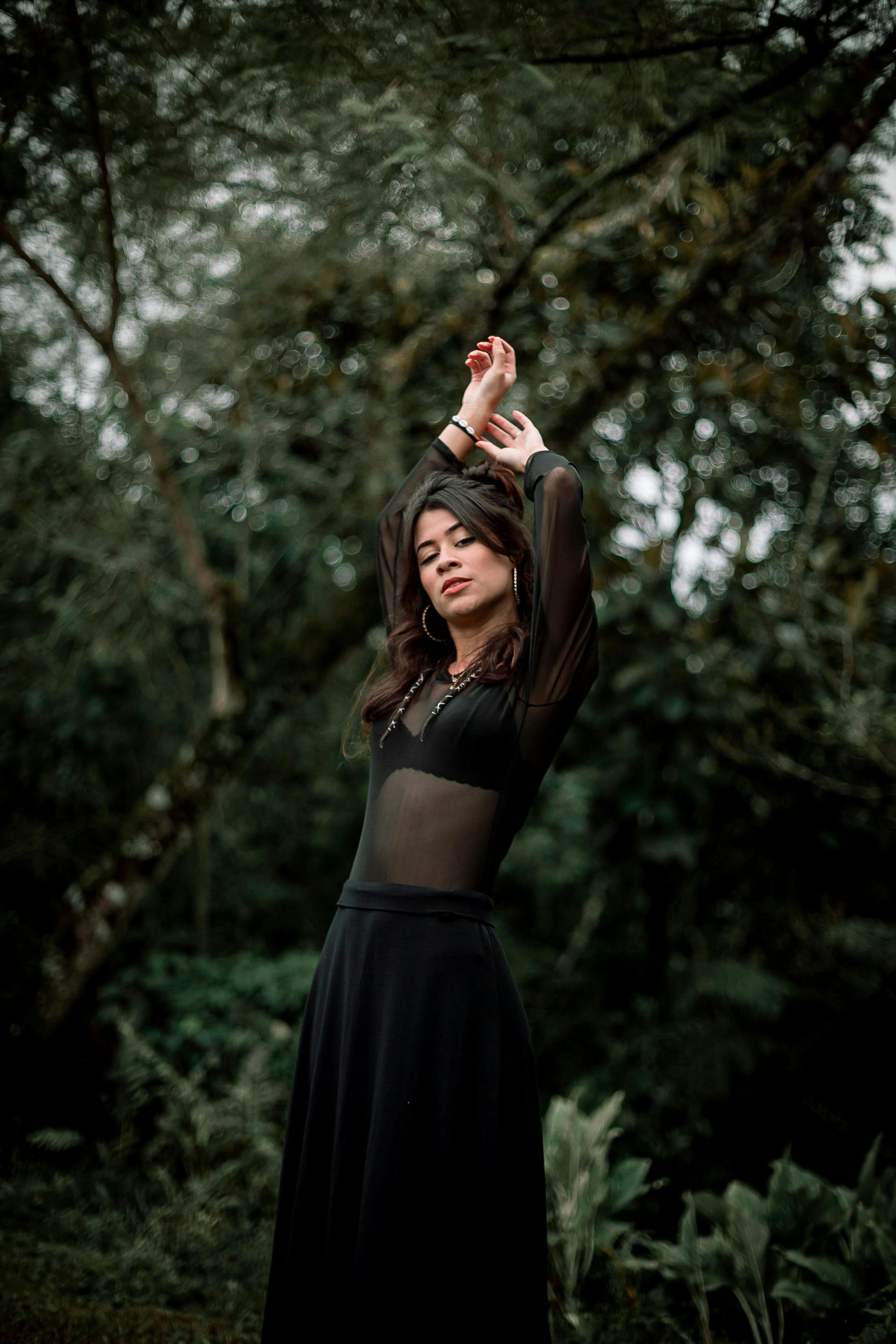 Woman Standing And Strikes A Pose Photos, Download Free Woman Standing ...