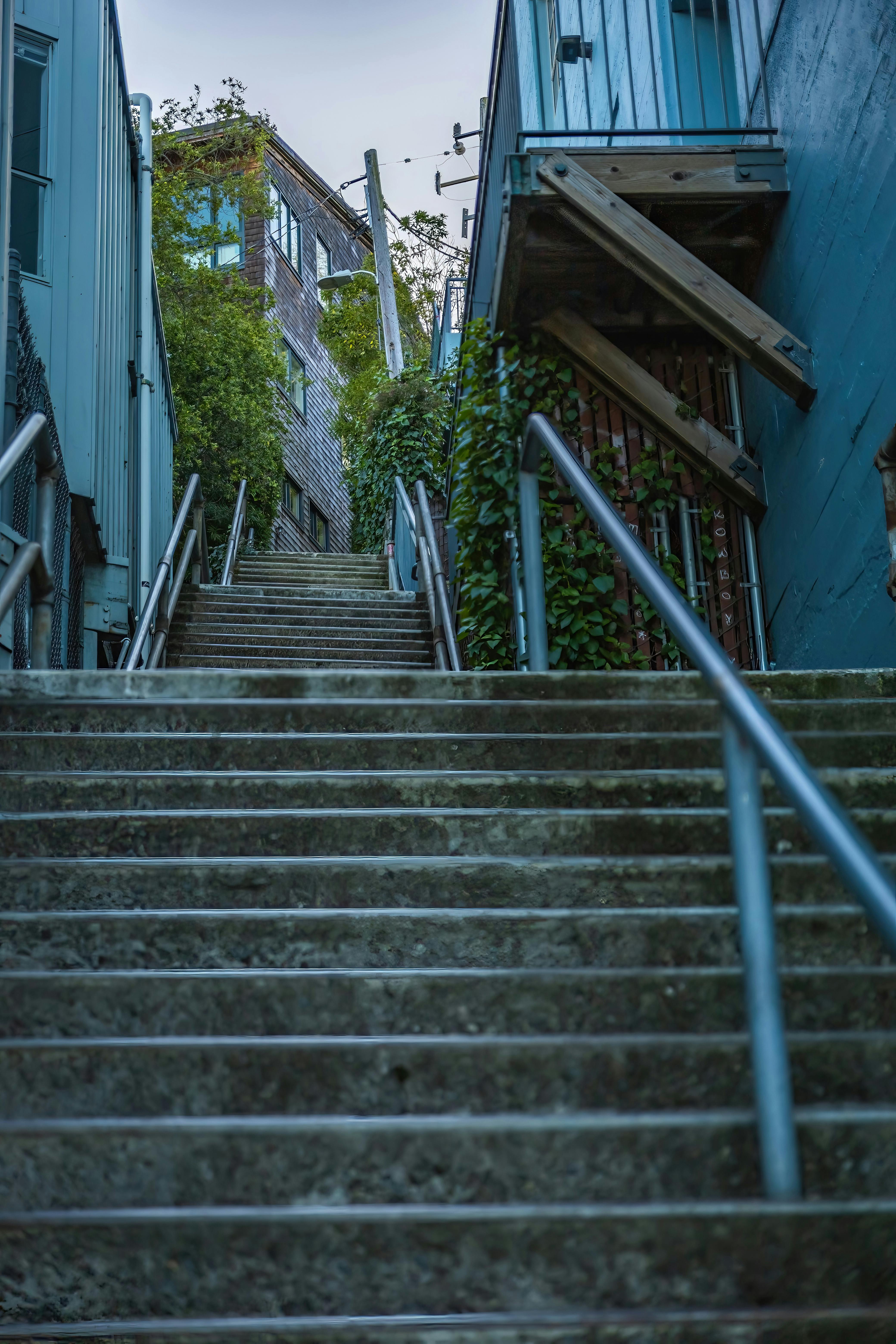 Steps between Residential Buildings in City · Free Stock Photo